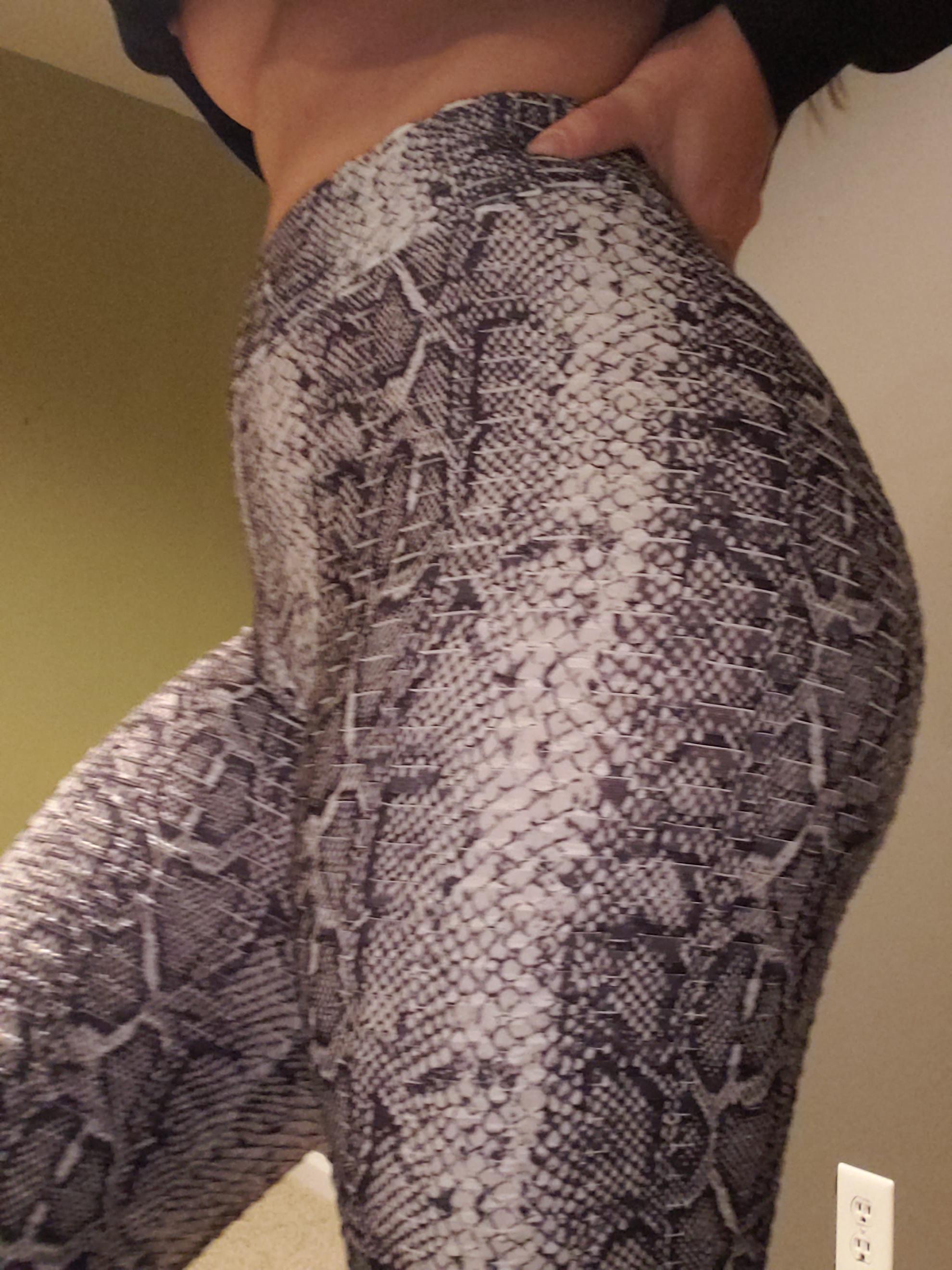 Do u like a girl in snakeprint? | Scrolller