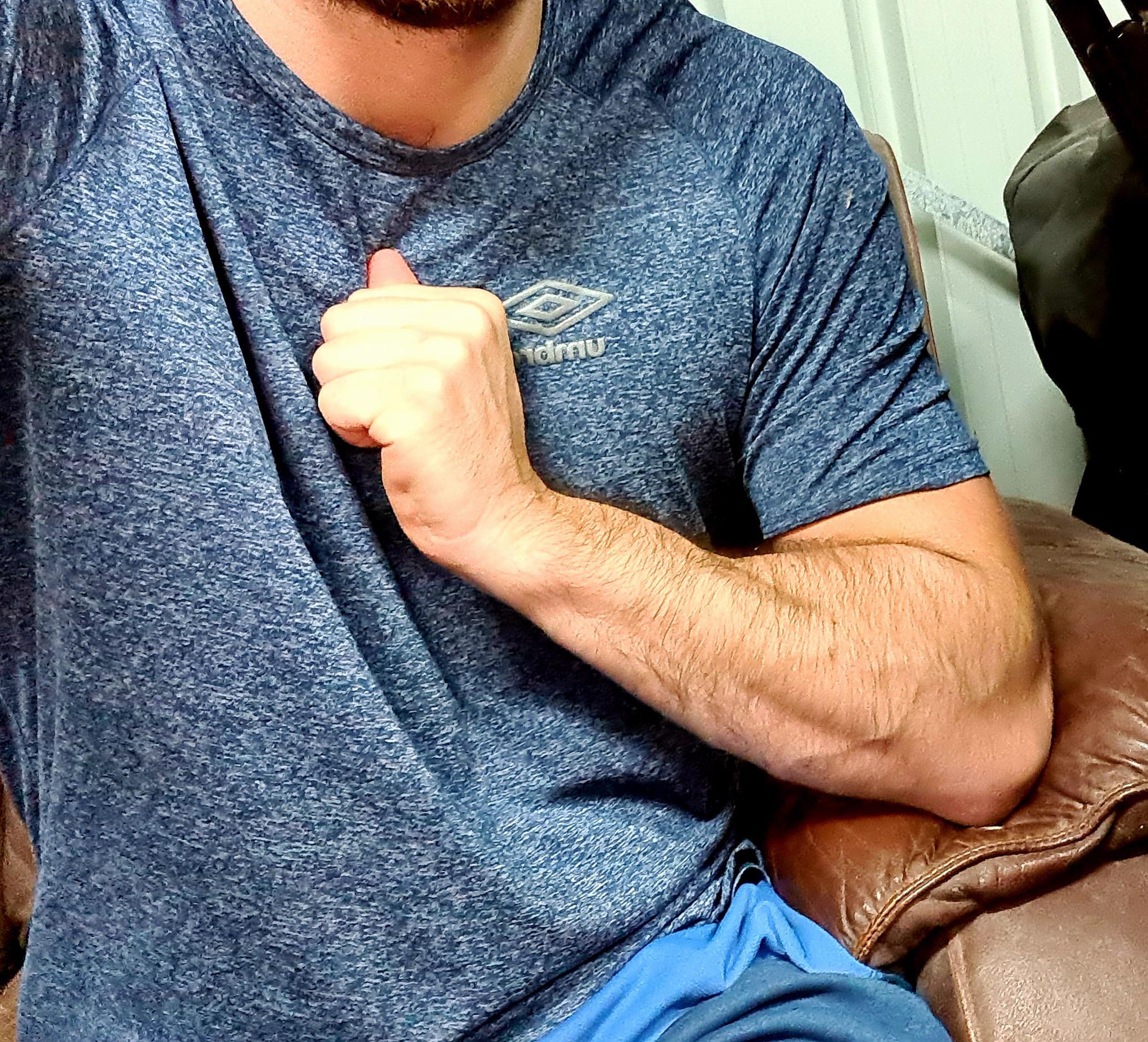 Do you like my forearm? | Scrolller