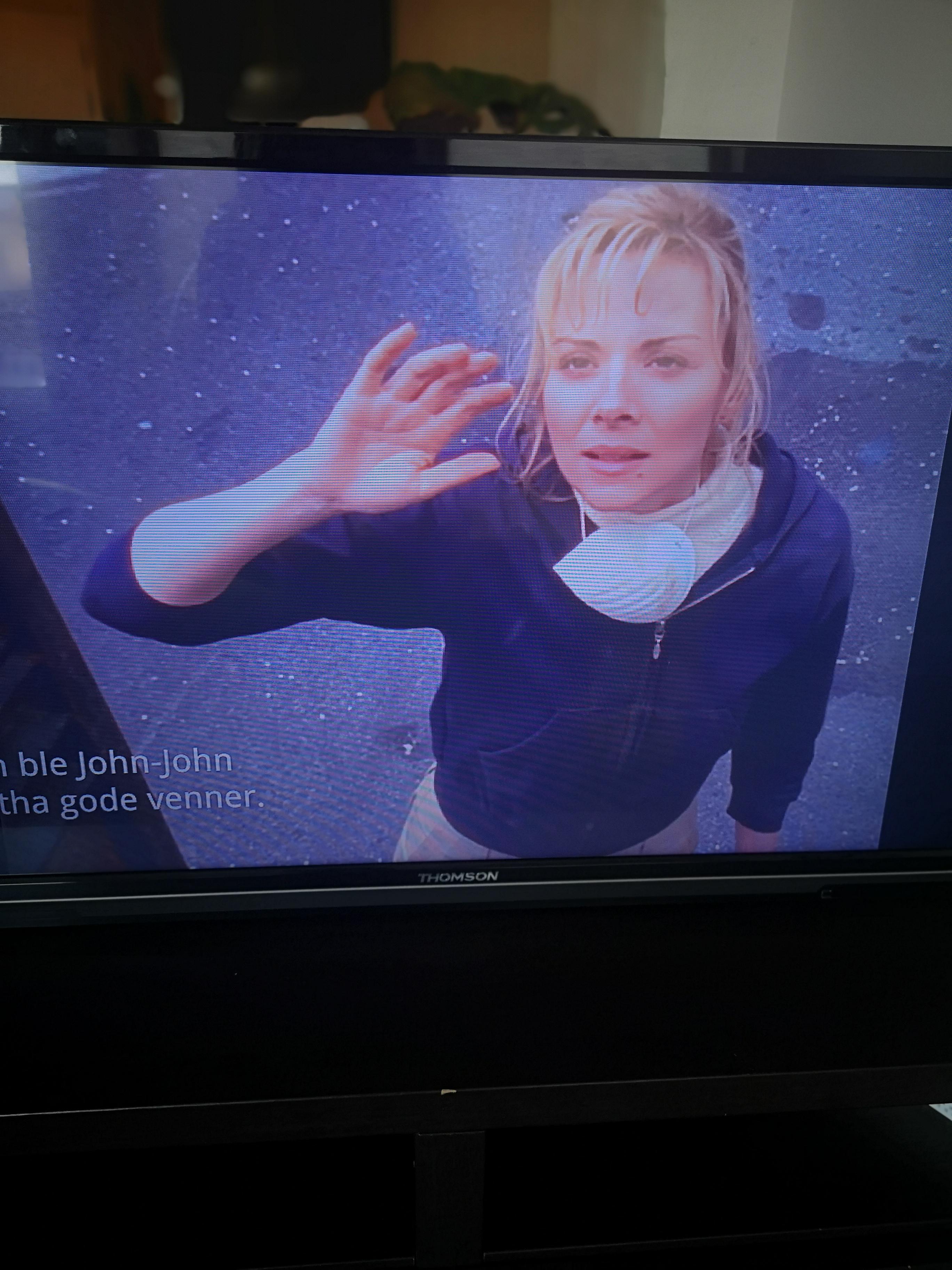 Does anyone else find this scene really weird (S2E5)? I get the feeling the writers didn't know ...