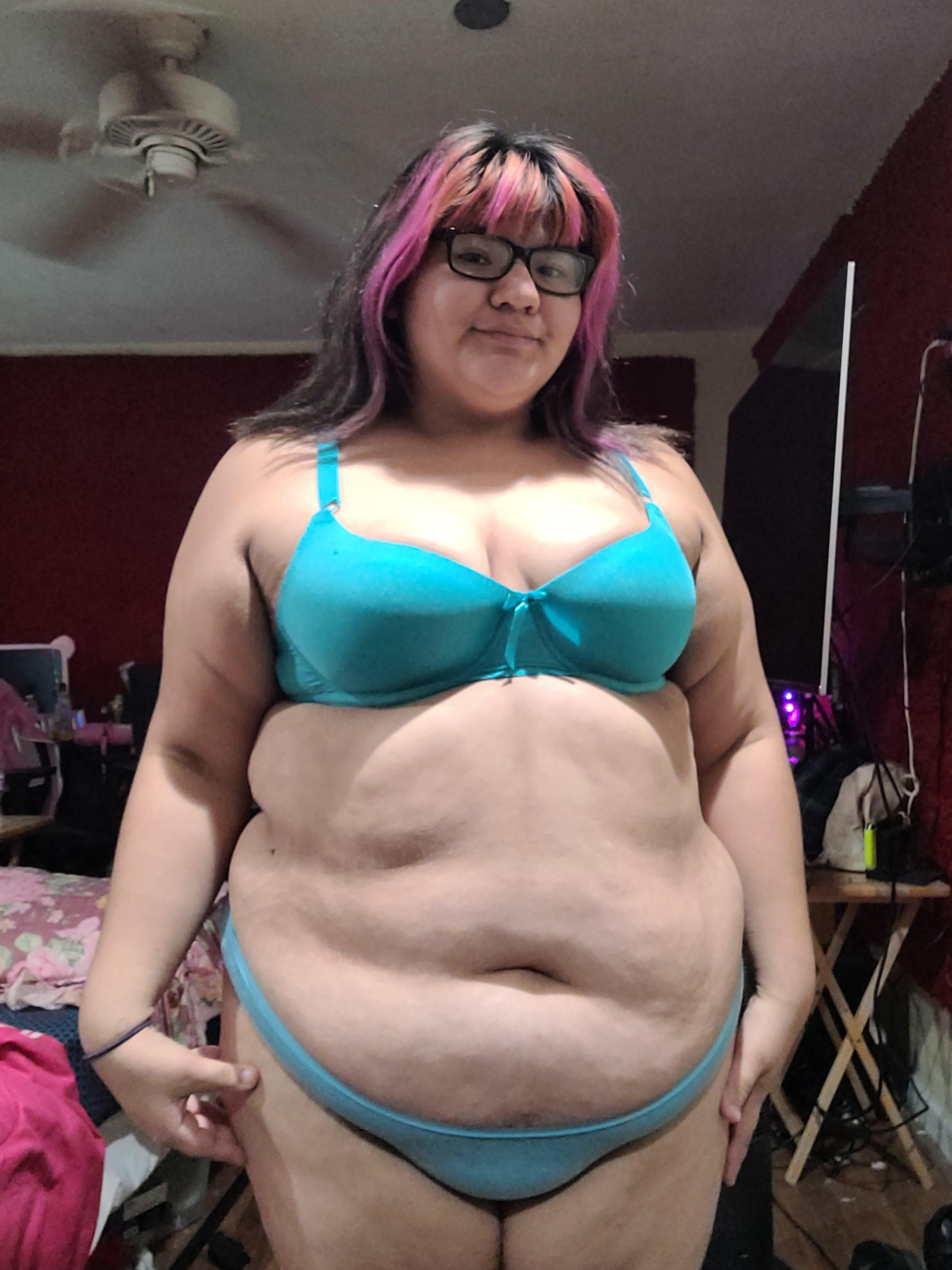 Does my belly look soft and cute?🥺💖 | Scrolller