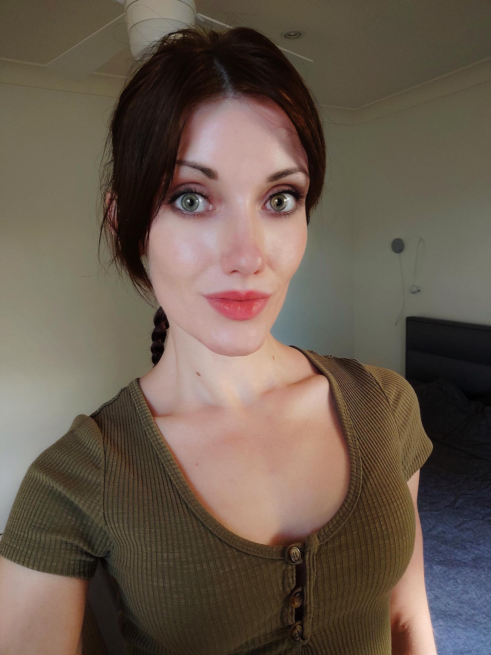 Does the top match my eyes | Scrolller