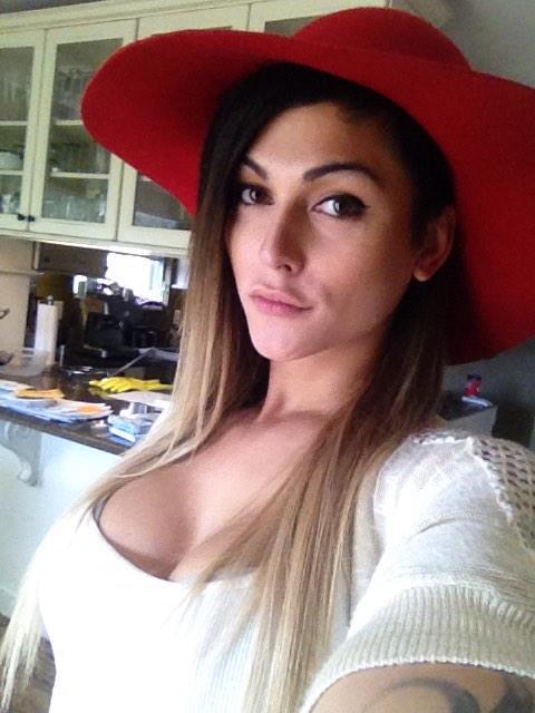 Domino Presley Selfie Scrolller