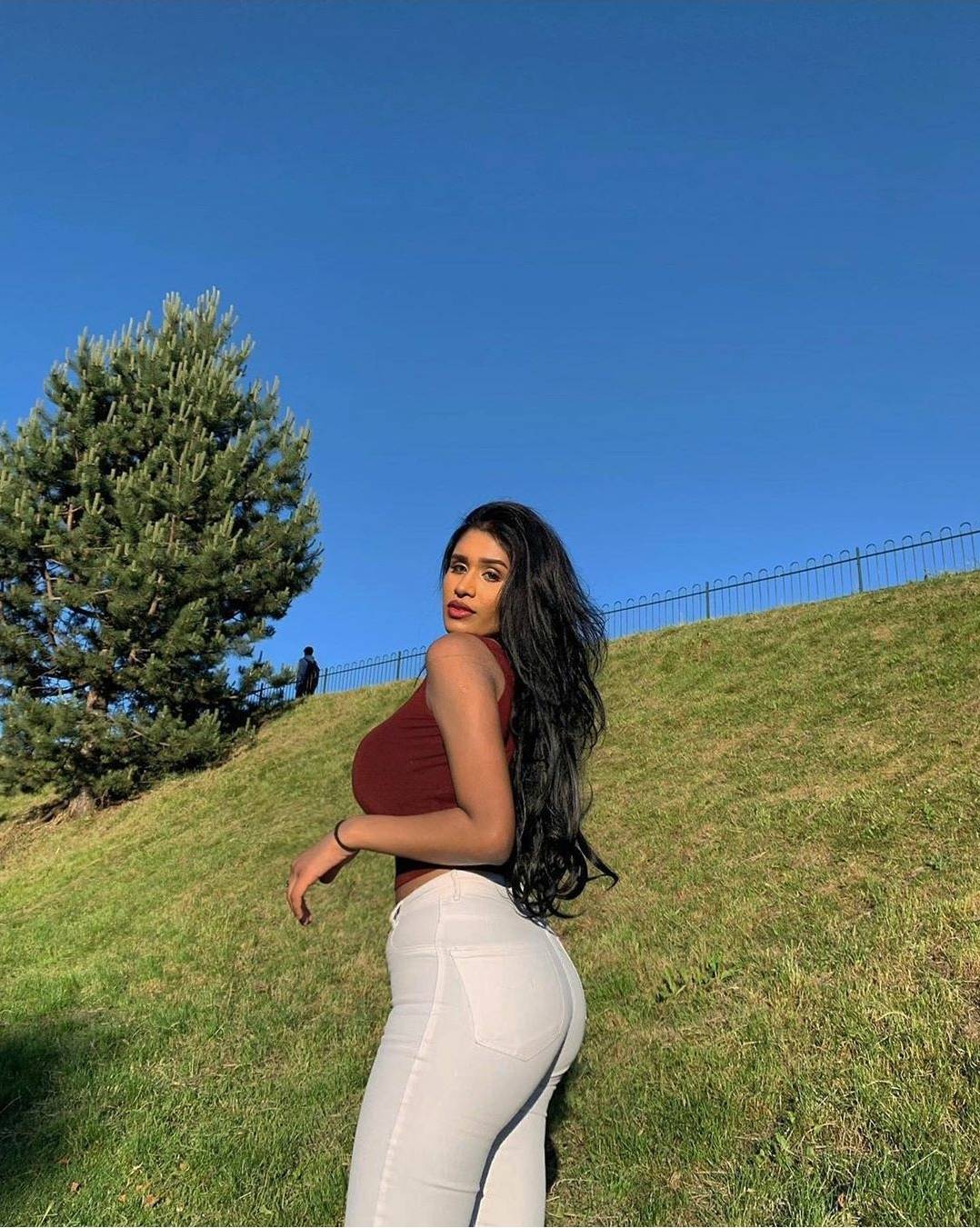 Don't be selfish with names or sources. Tizianapw | Scrolller