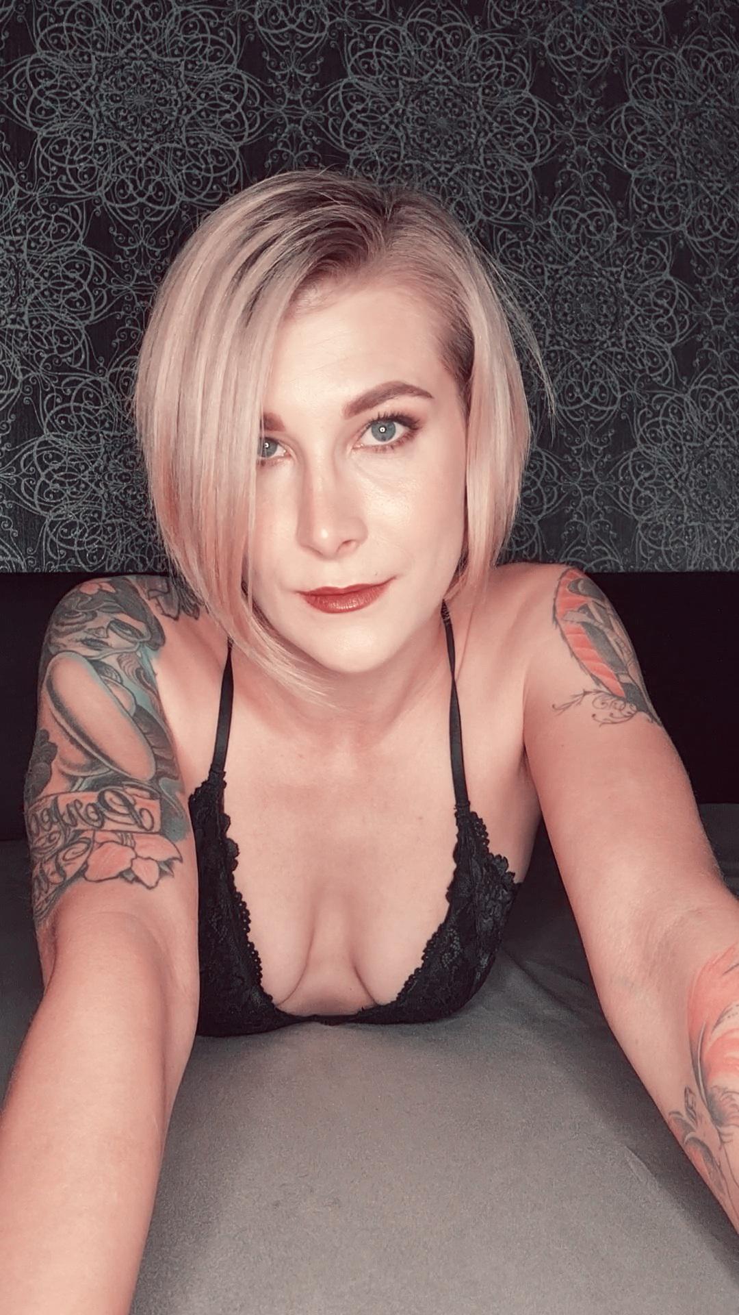 Don't my tiny saggy tits look great from this angle? 💋 | Scrolller