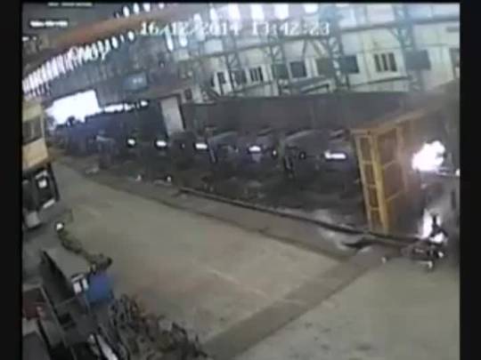 Don't turn your back to the mill (x-post from /r/gifs) | Scrolller