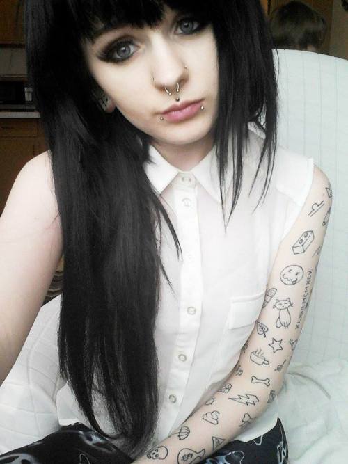 doodle sleeve | Scrolller