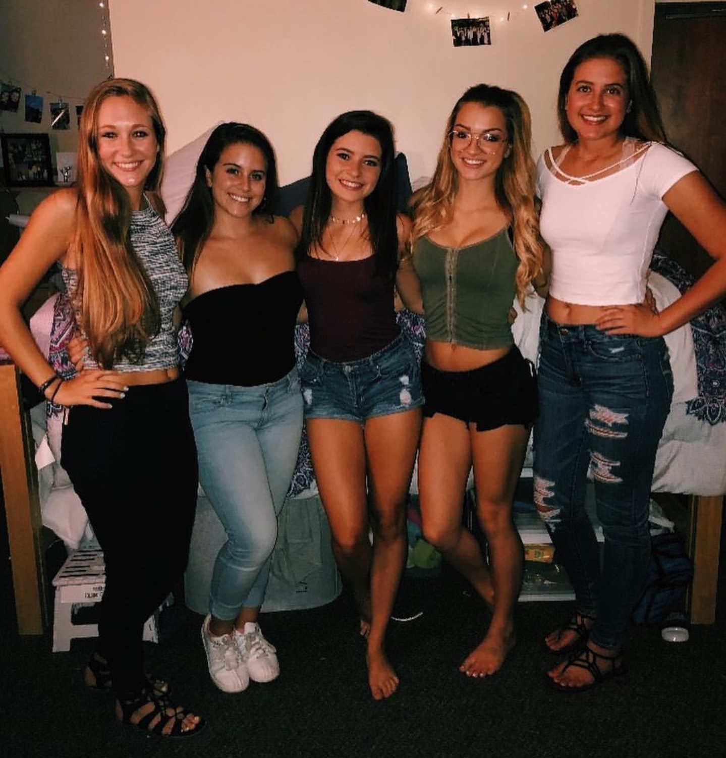 Dorm Room Cuties | Scrolller