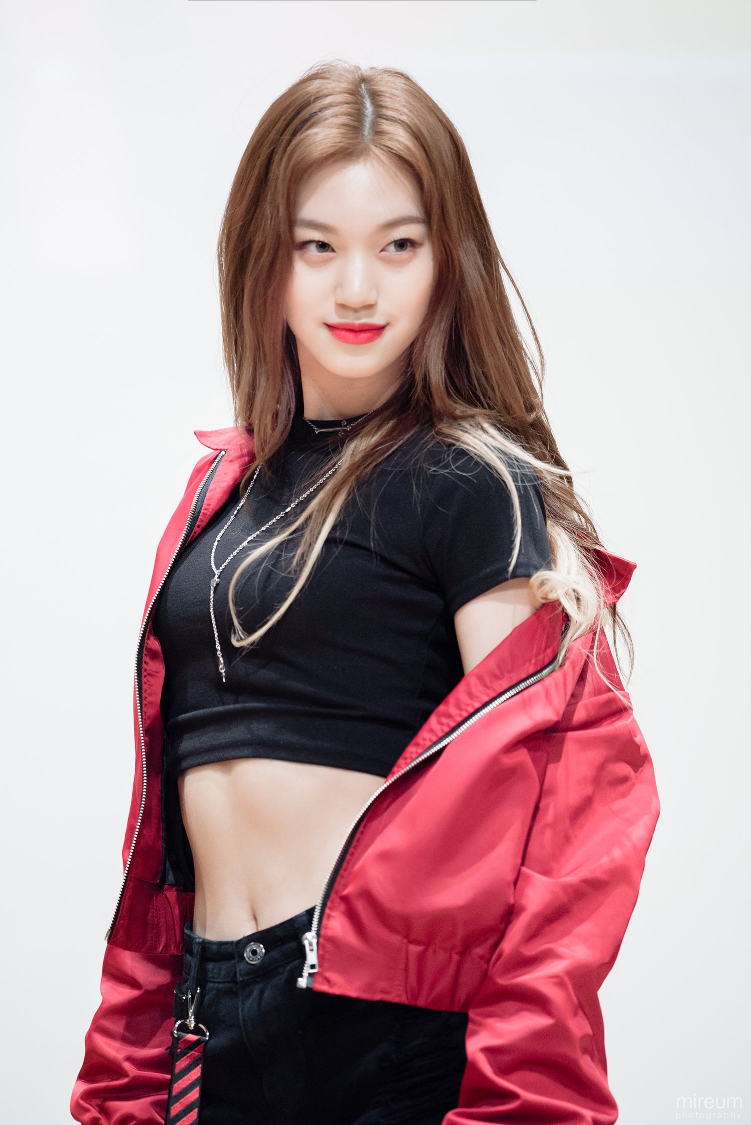 Doyeon Smirk | Scrolller