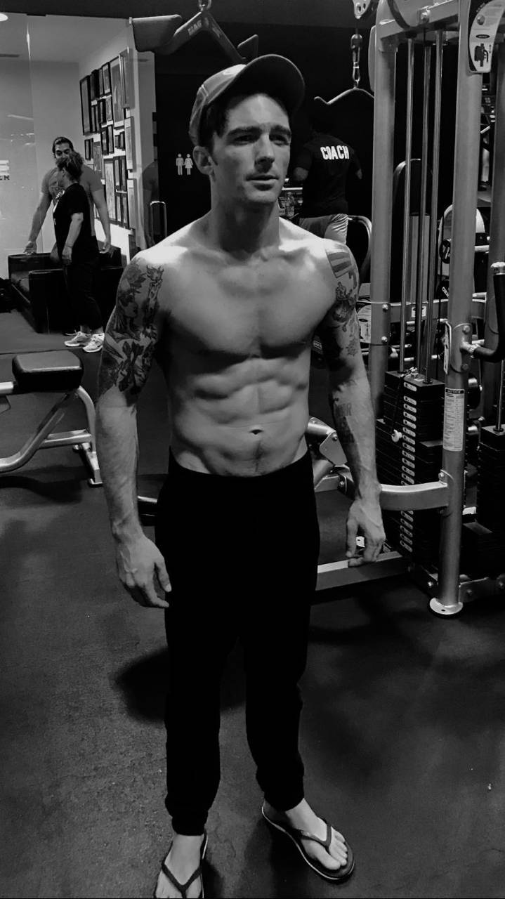 Drake Bell - American Actor | Scrolller