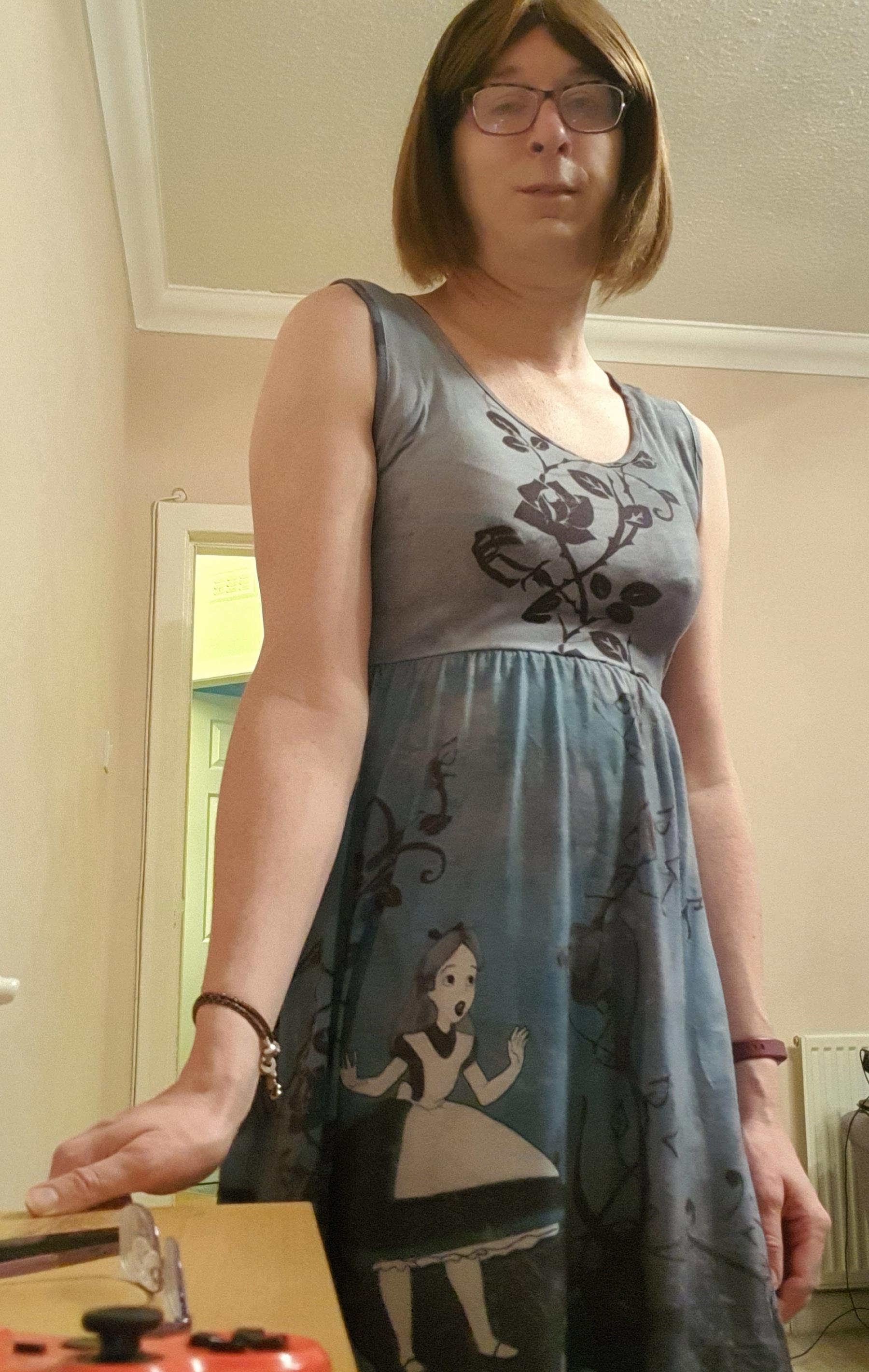 Dress for work | Scrolller