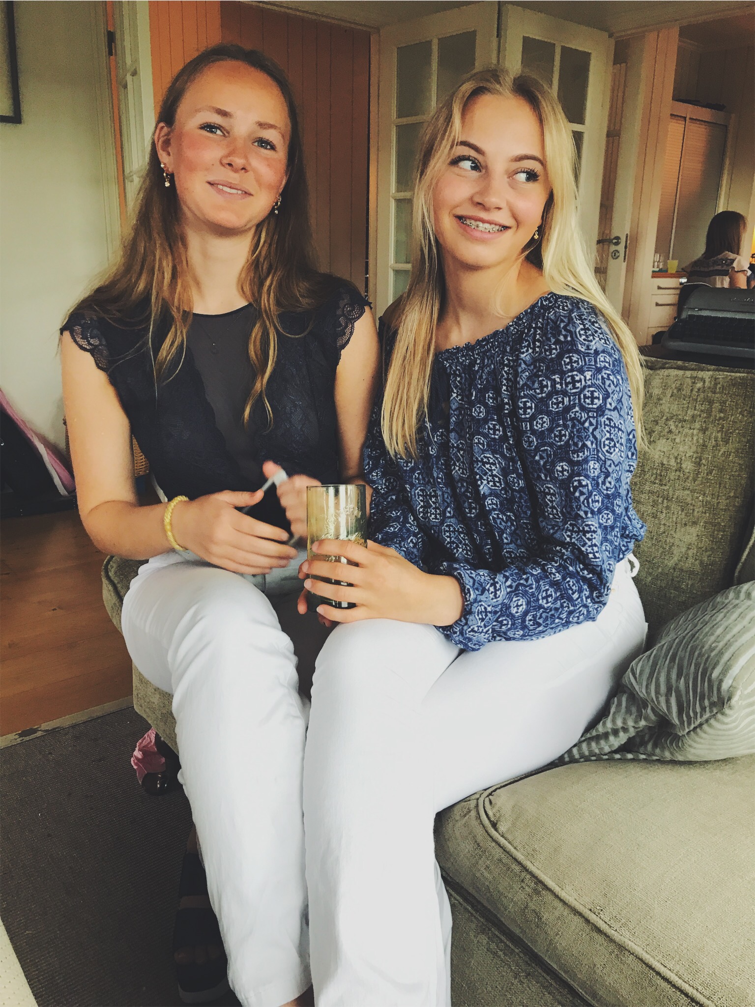 Dressed up. Who and why? [2] | Scrolller