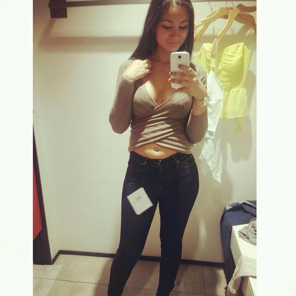 Dressing room | Scrolller