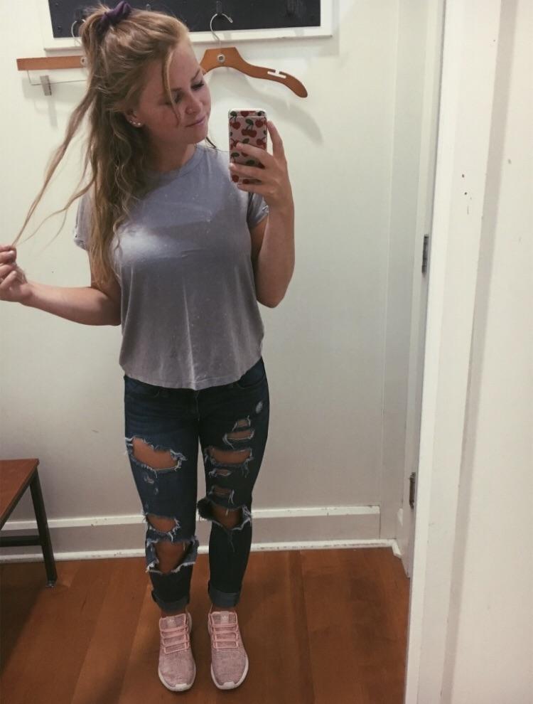 Dressing room | Scrolller