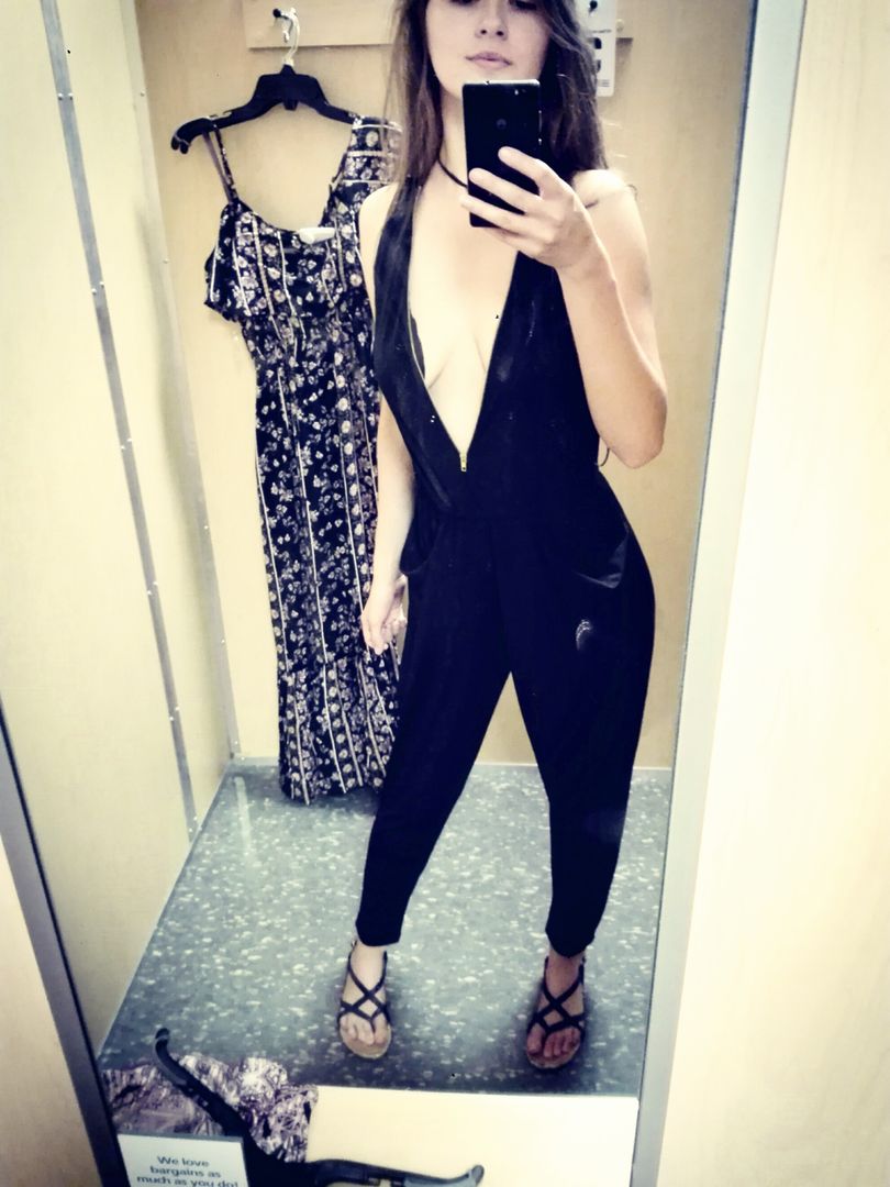 Dressing room fun for hubby. | Scrolller