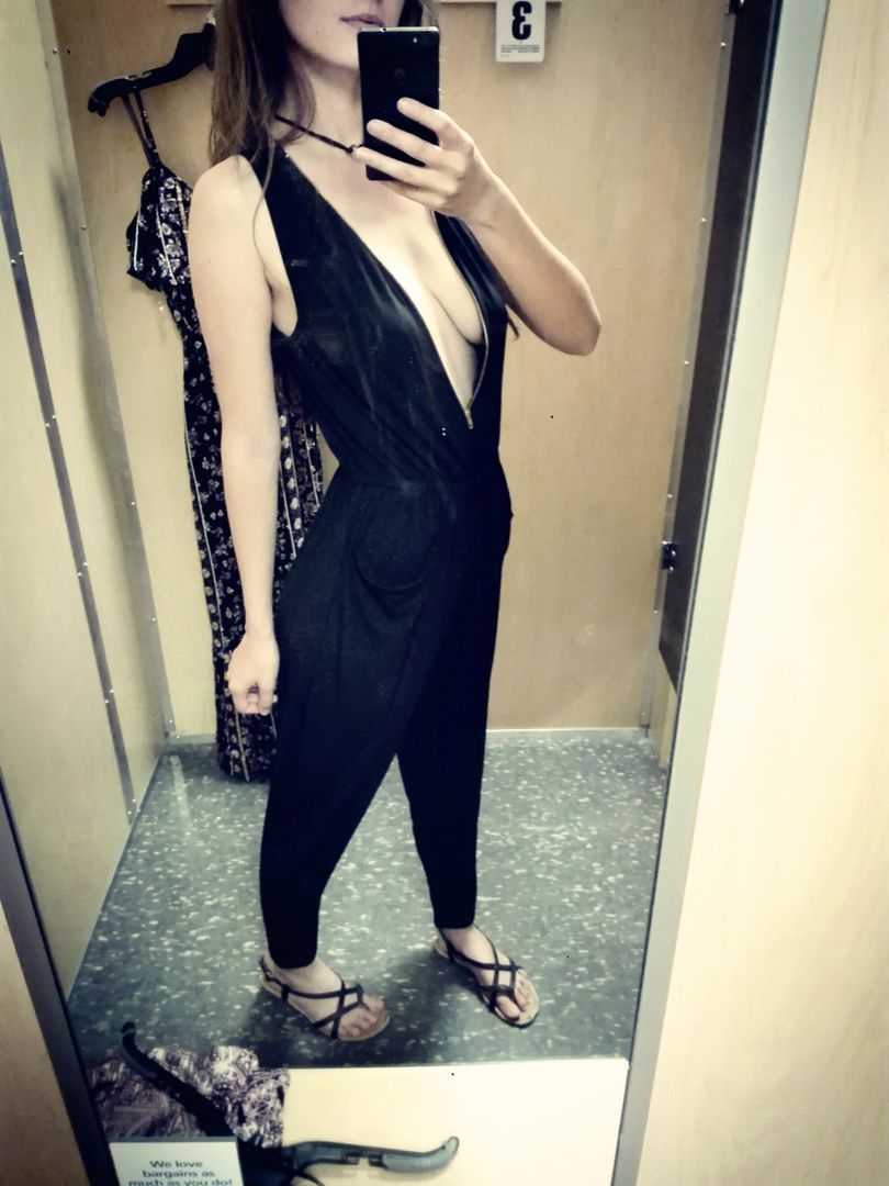 Dressing room fun for hubby. | Scrolller