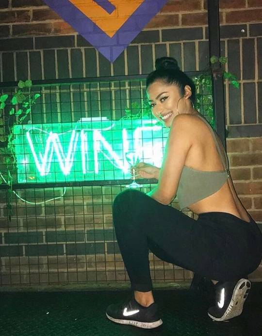 Drunk Indian girl on a night out | Scrolller