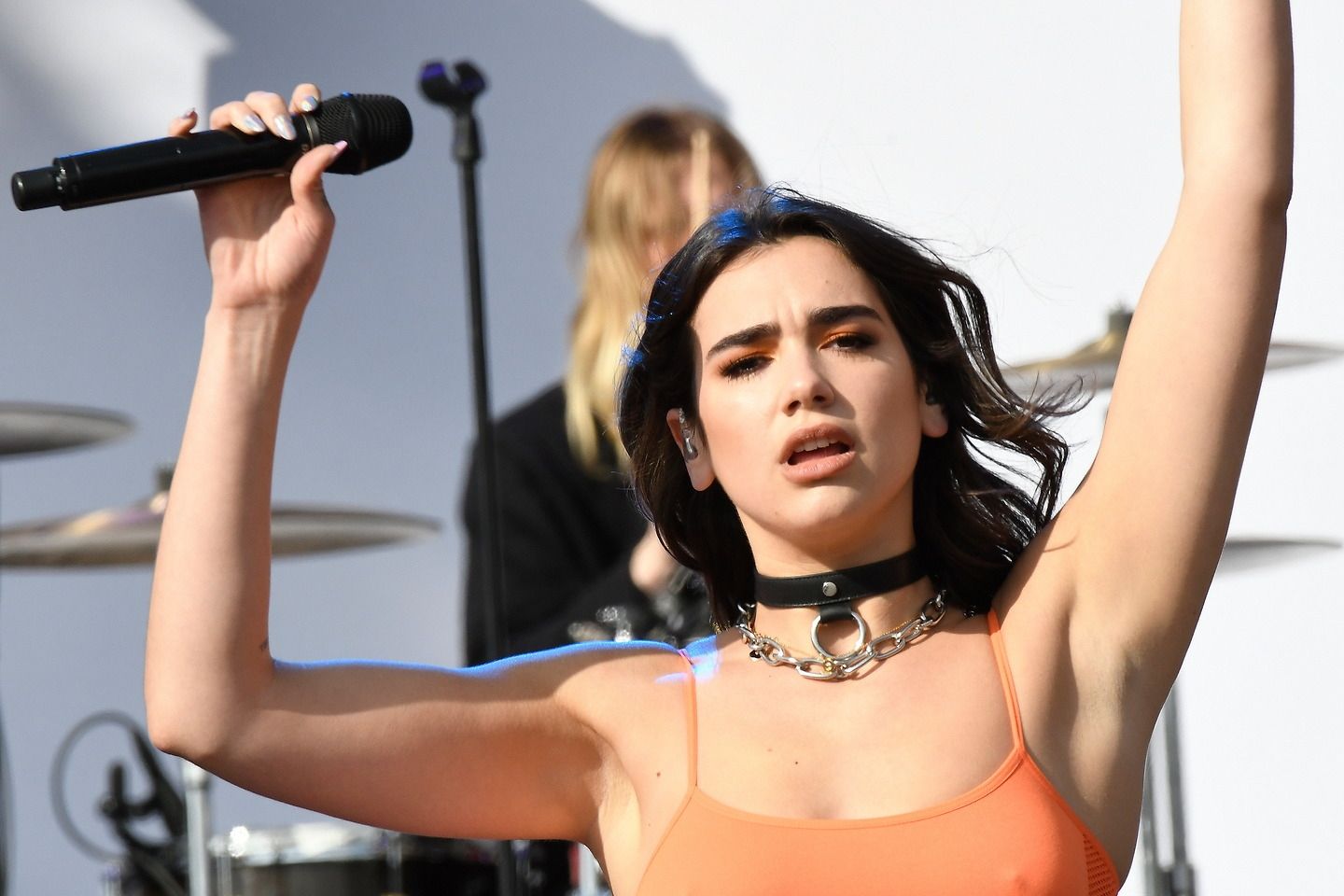 Dua Lipa | Scrolller