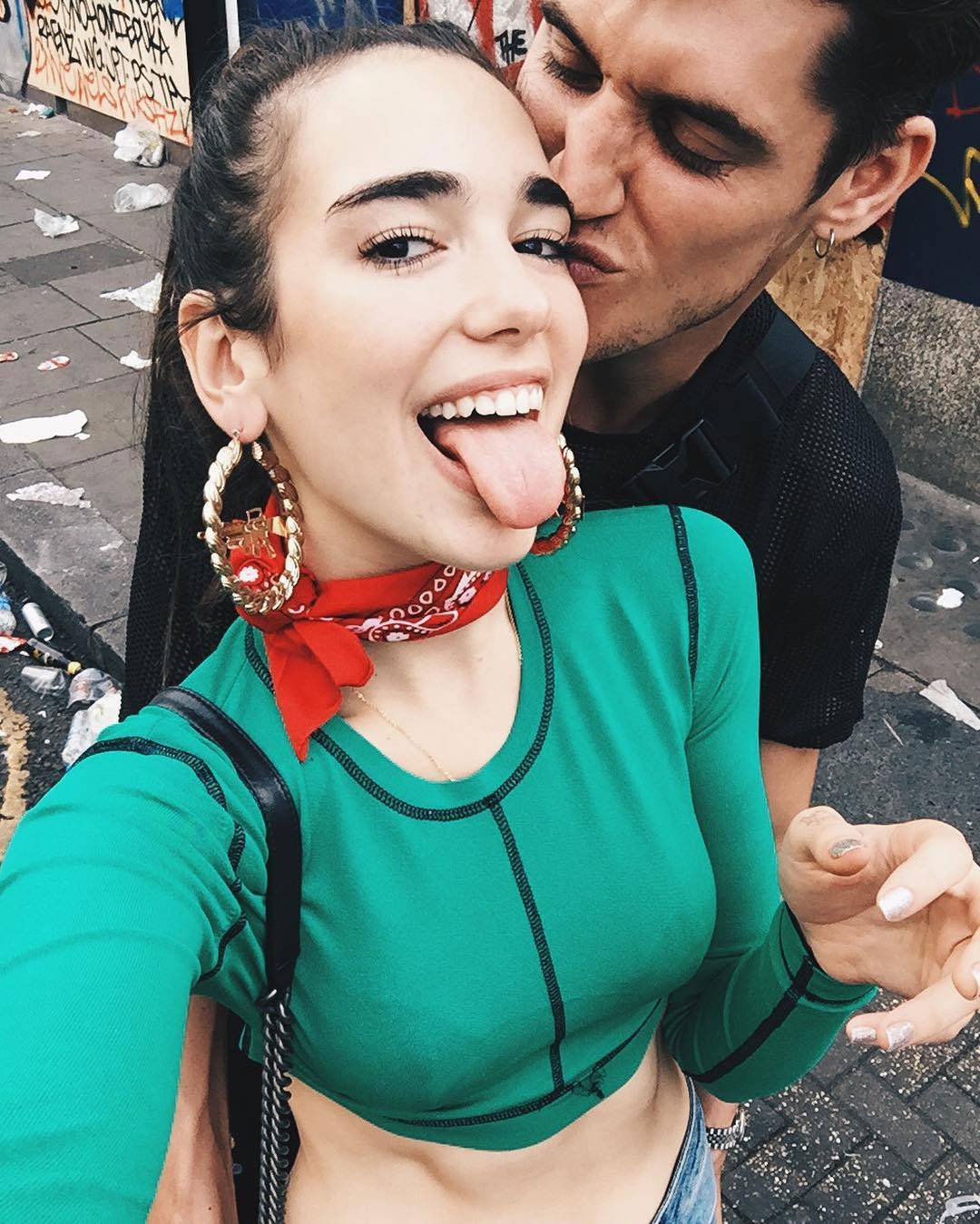 Dua Lipa Scrolller