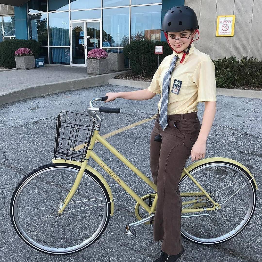 Dwight Schrute | Scrolller