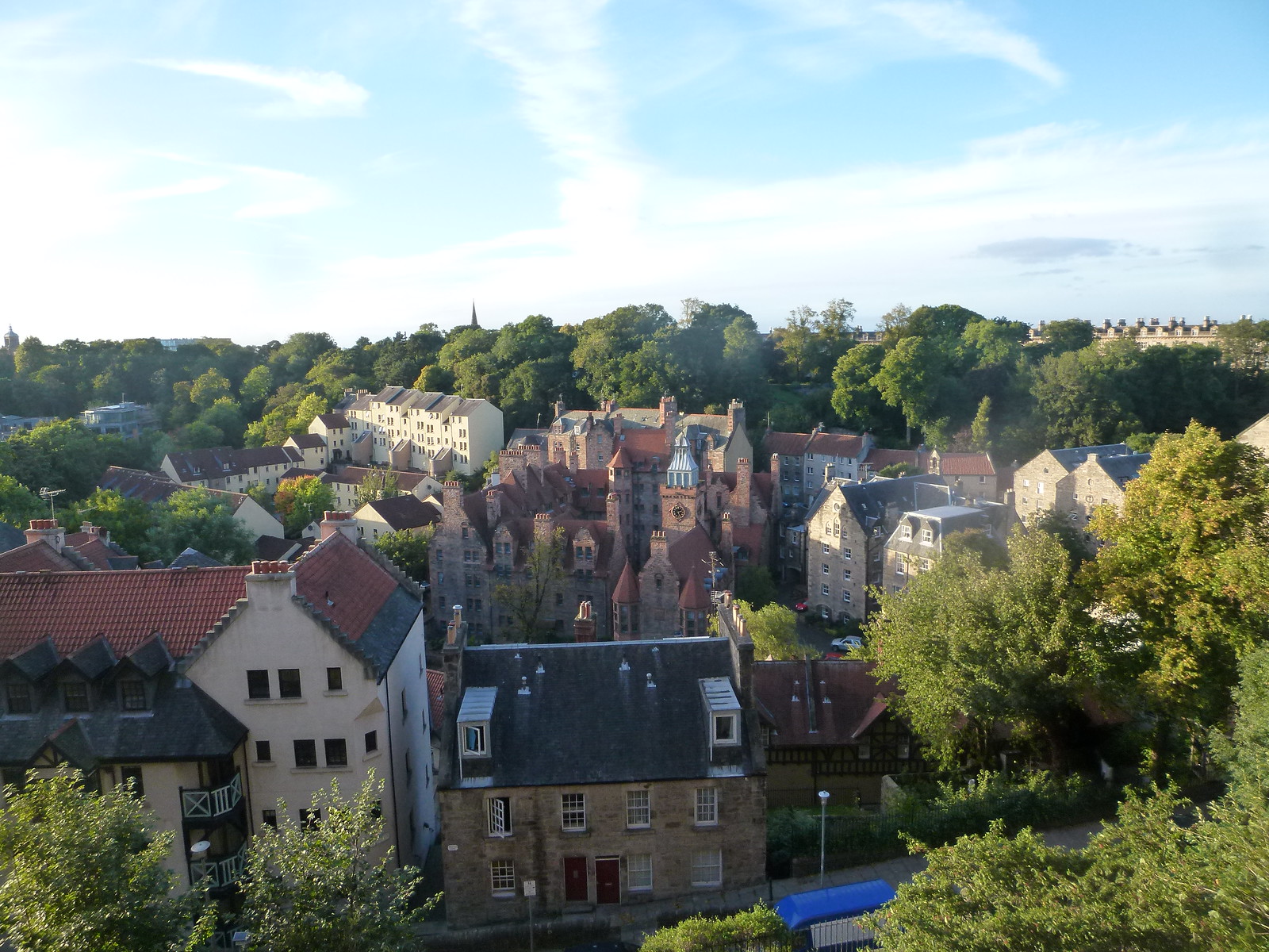 Edinburgh | Scrolller