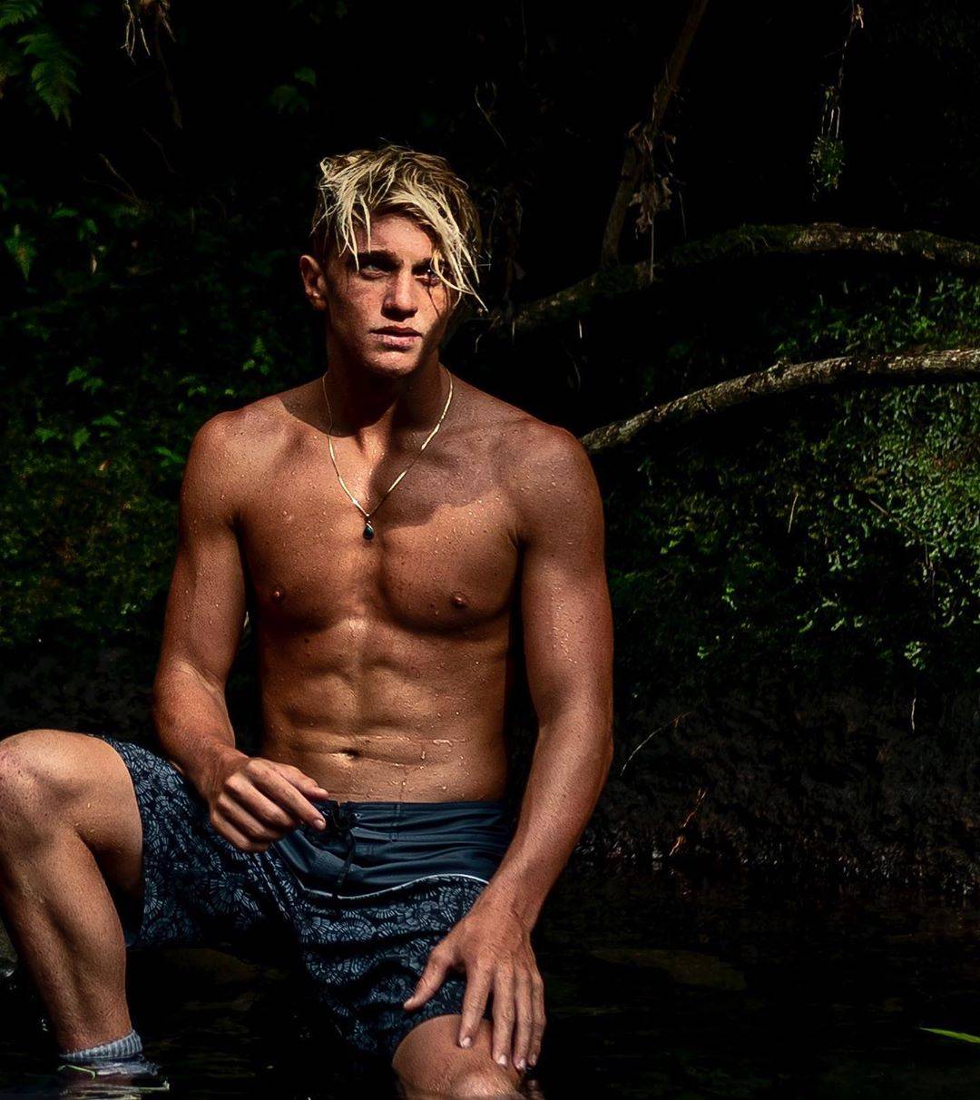 Eimeo (@eimeo.czermak) [SHIRTLESS] - so fucking perfect | Scrolller