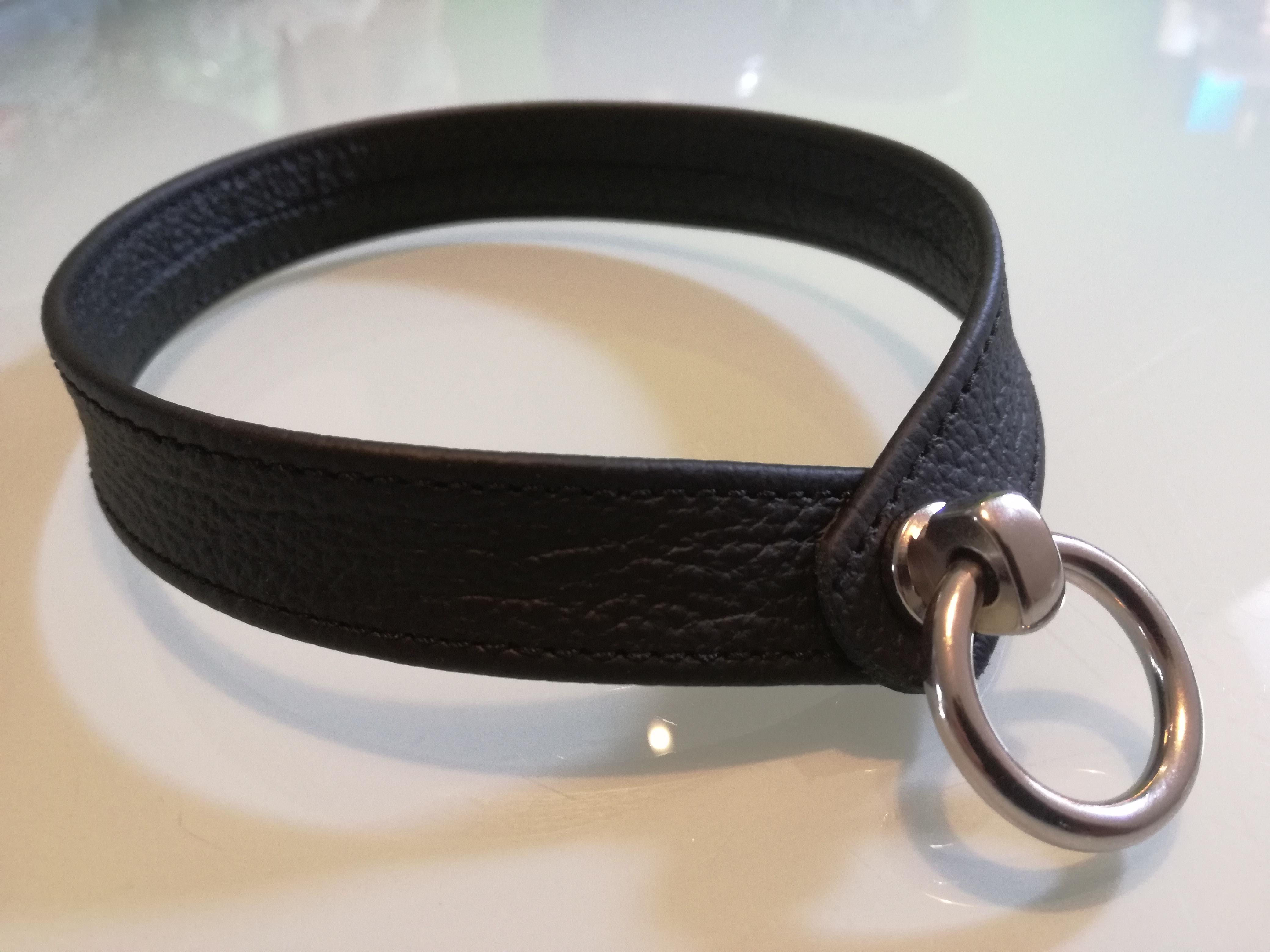 Elegant collar... | Scrolller