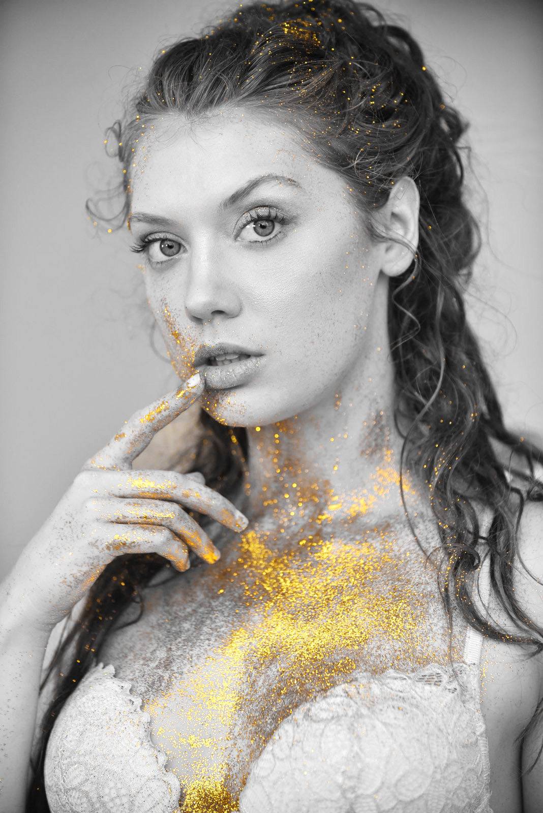 Elena Koshka - Pure Gold | Scrolller