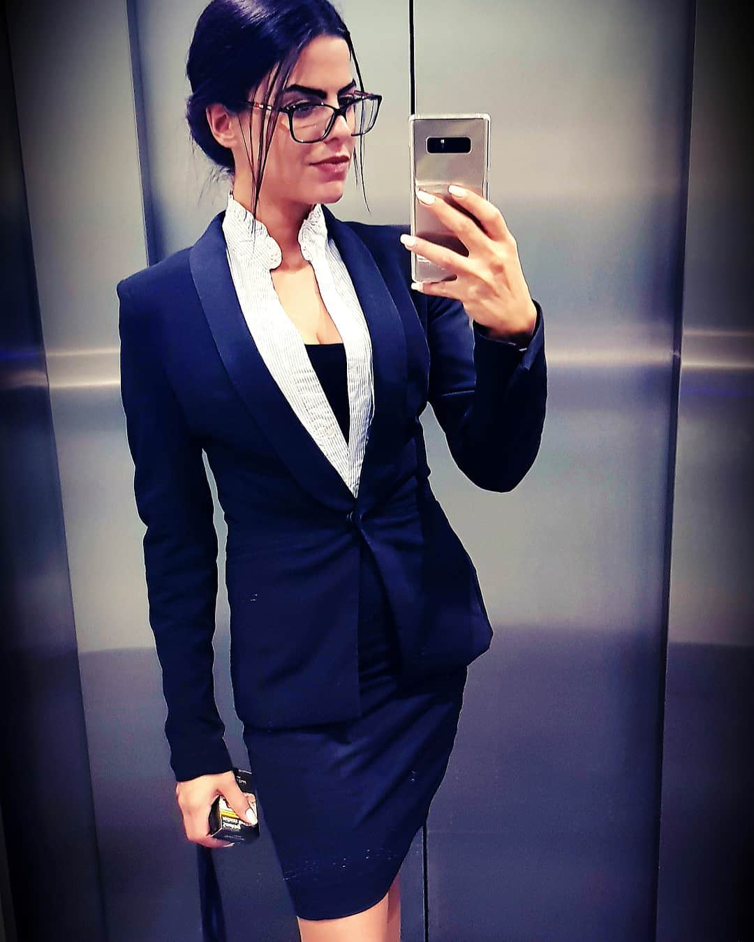 Elevator Selfie | Scrolller