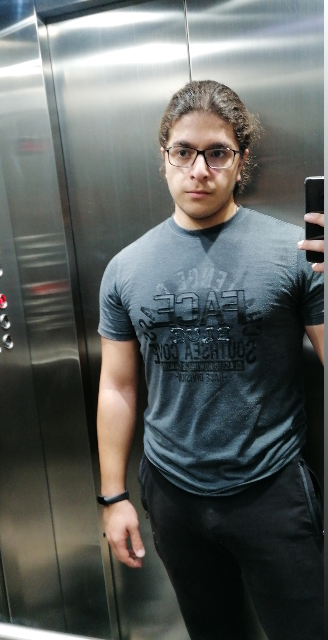 Elevator selfies are wrong on so many levels :P | Scrolller