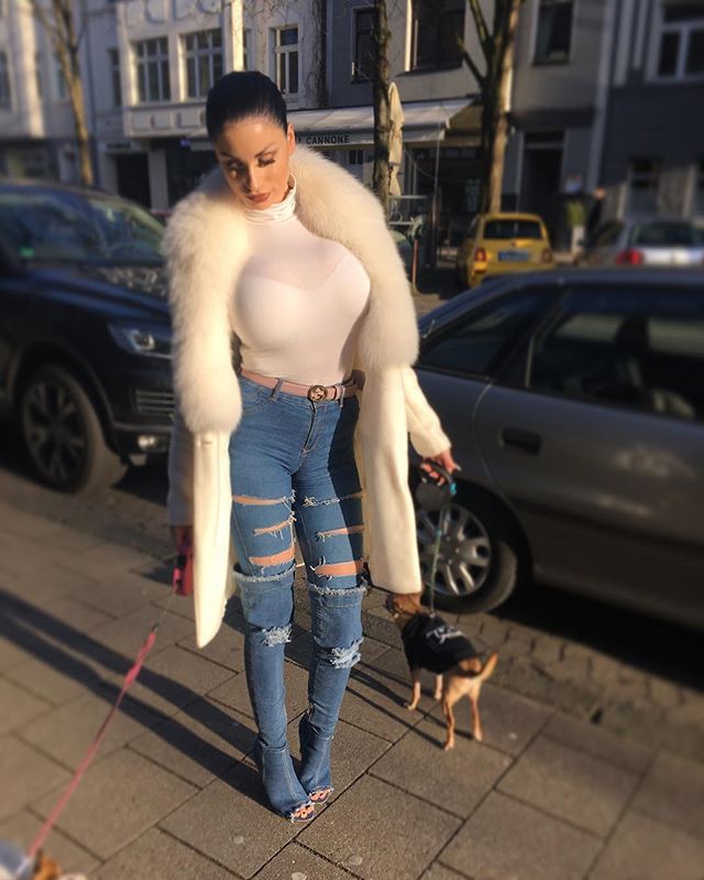 Elisa Albrich | Scrolller