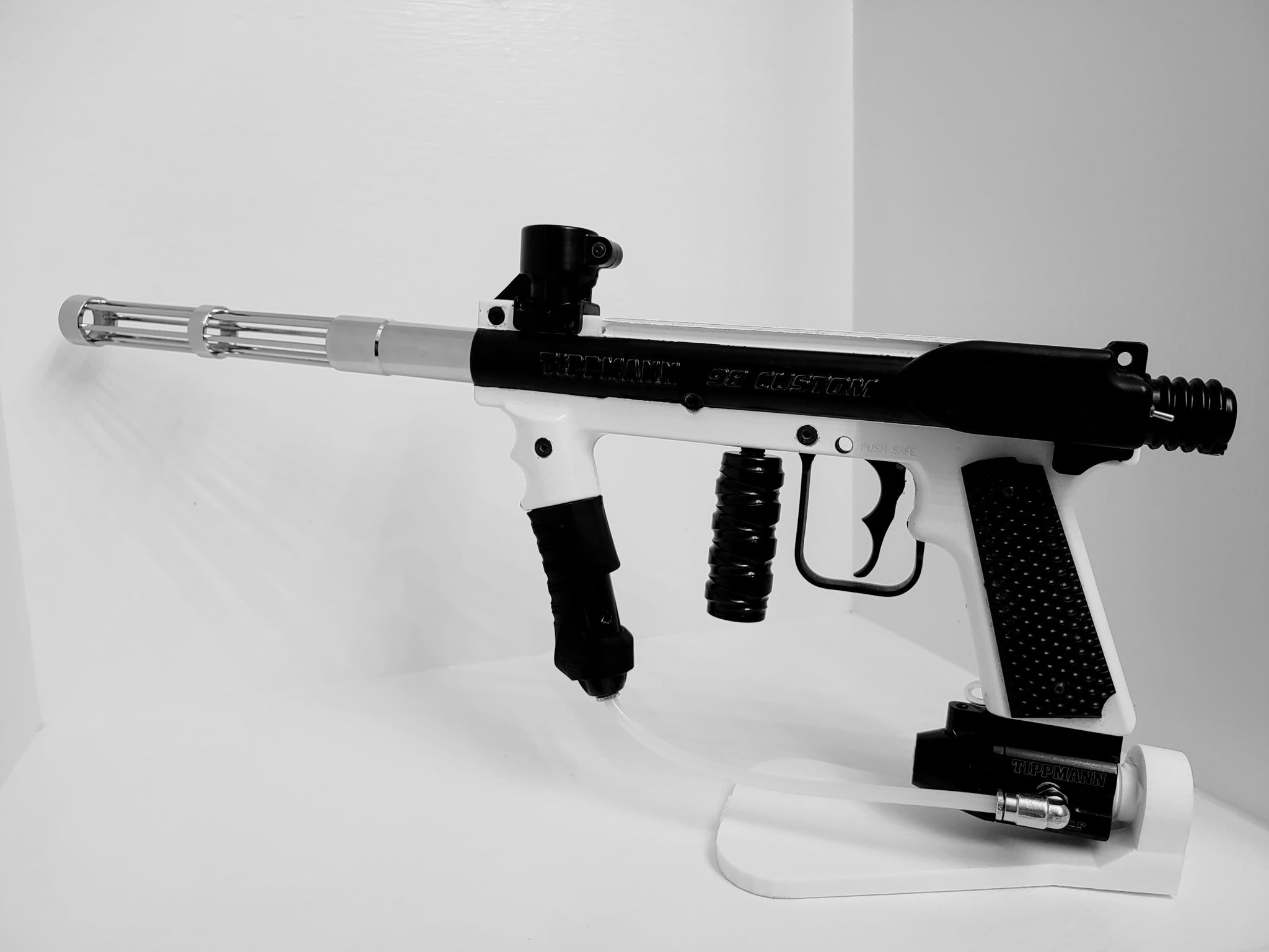 Embellished rental gun - | Scrolller