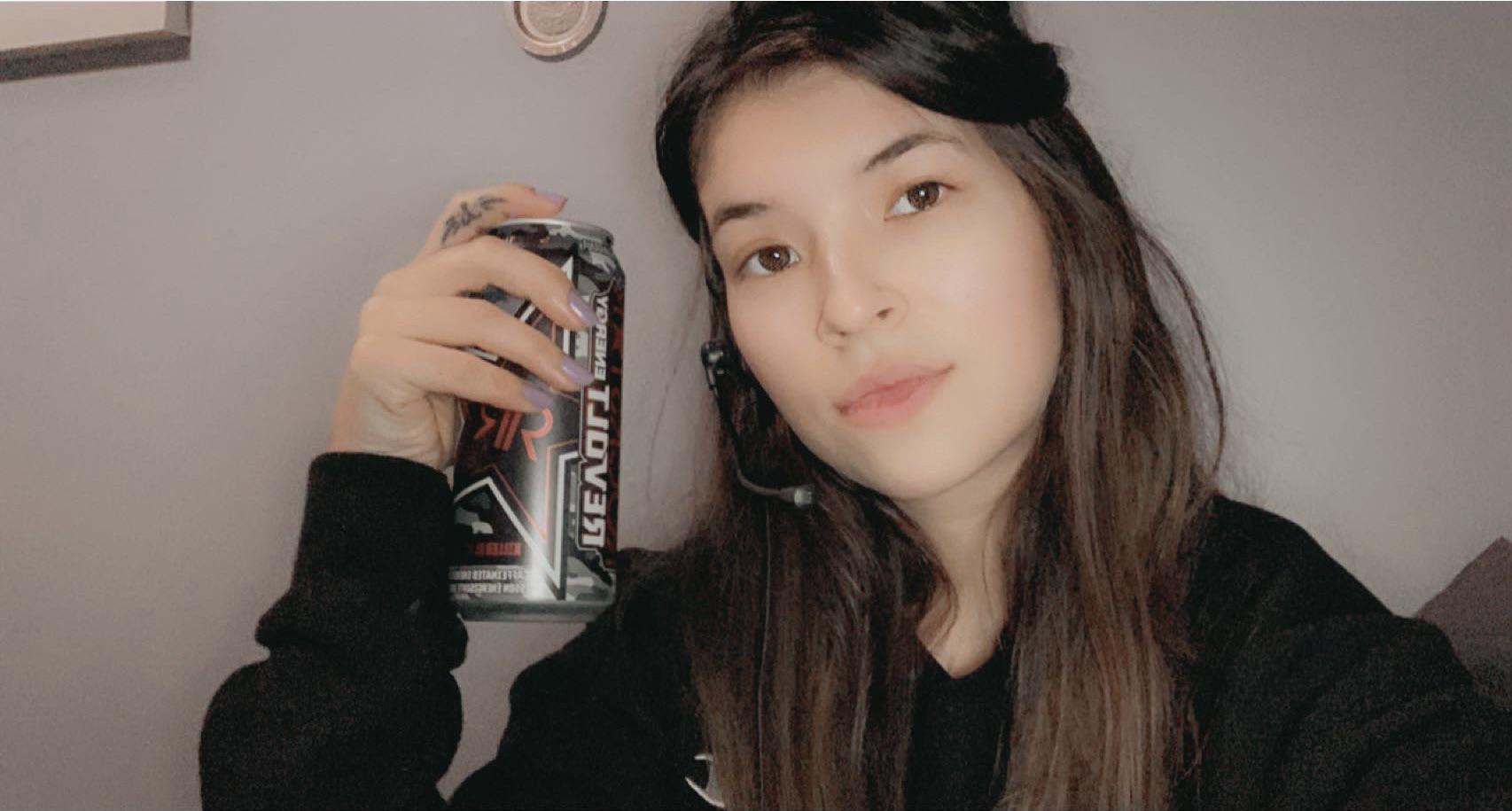 Energy drinks & video games🦋 | Scrolller