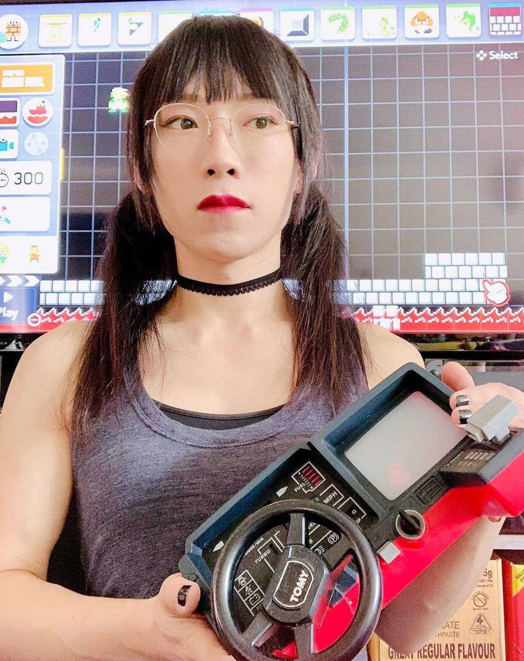 Enjoying classic games with pigtails. Pig🐷 | Scrolller