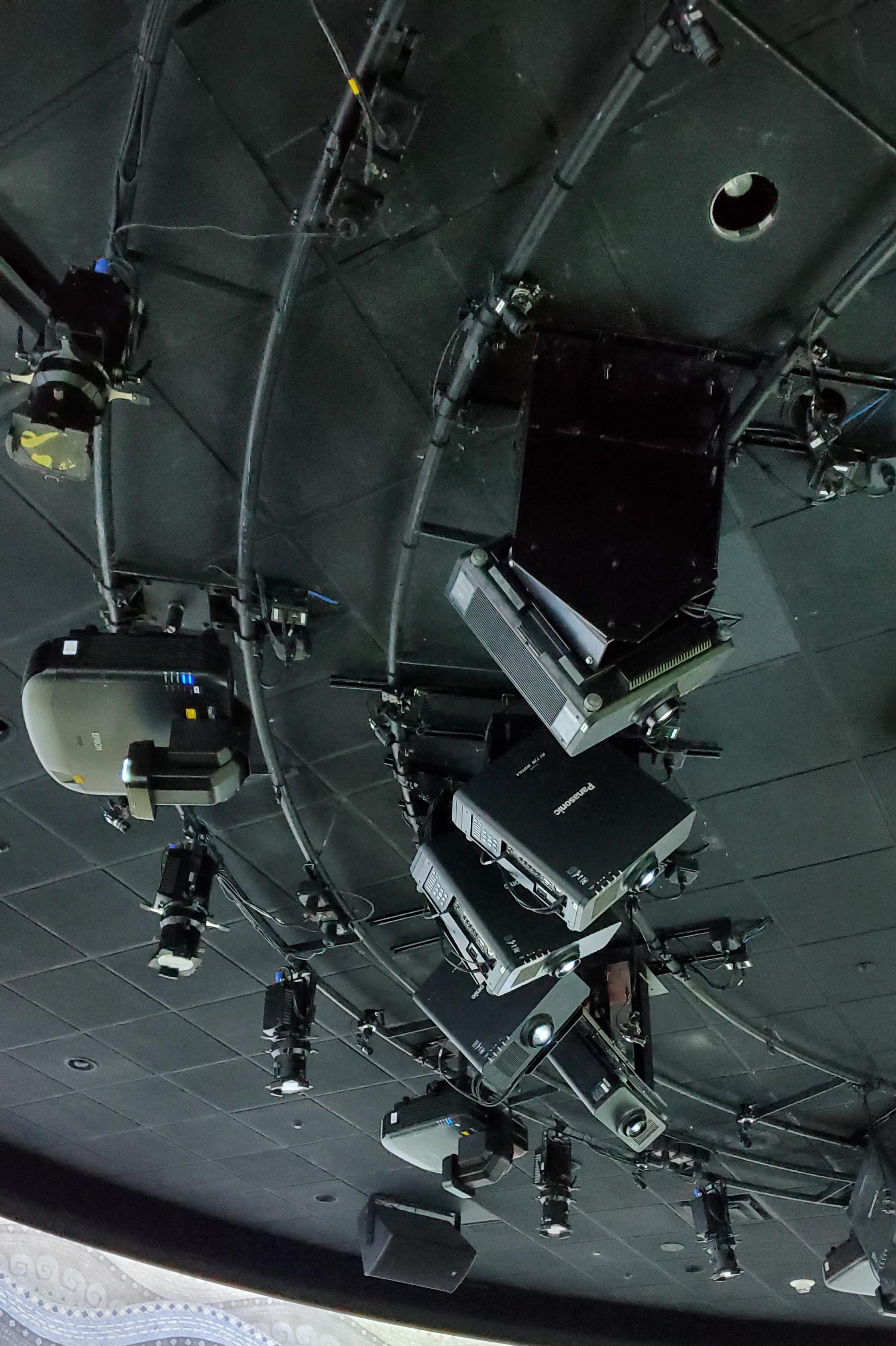 Epcot Experience- projection rig, Epcot (#1) | Scrolller
