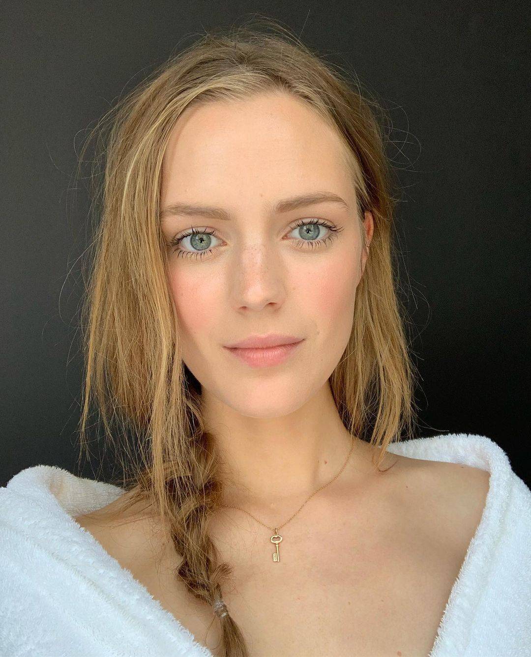 Esther Heesch | Scrolller