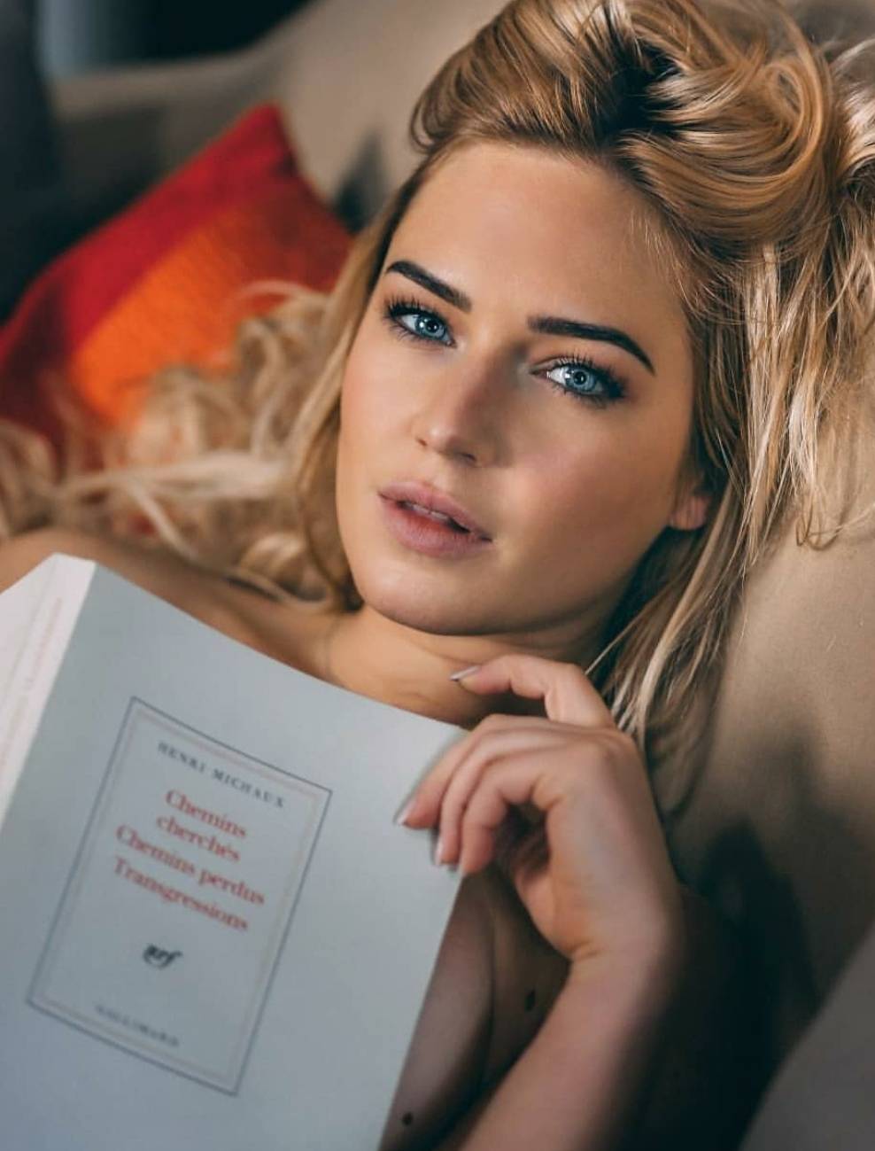 Eva Mikulski | Scrolller