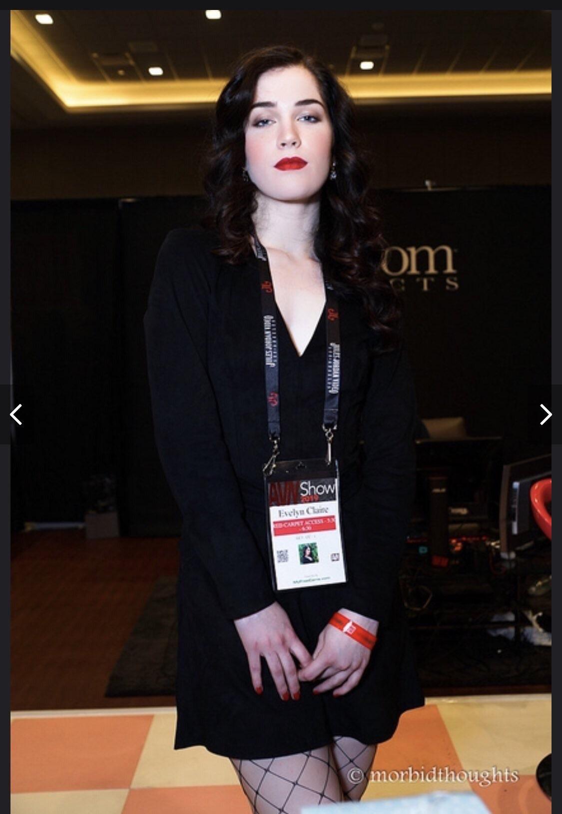 Evelyn Claire | Scrolller