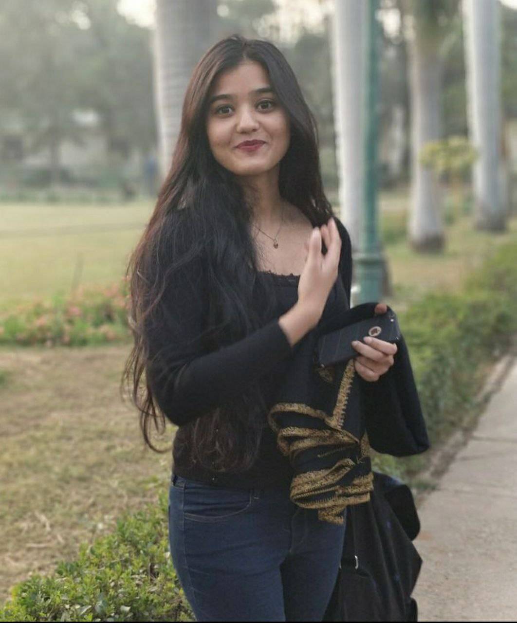 Ever shagged on this one ? Msg if u have | Scrolller