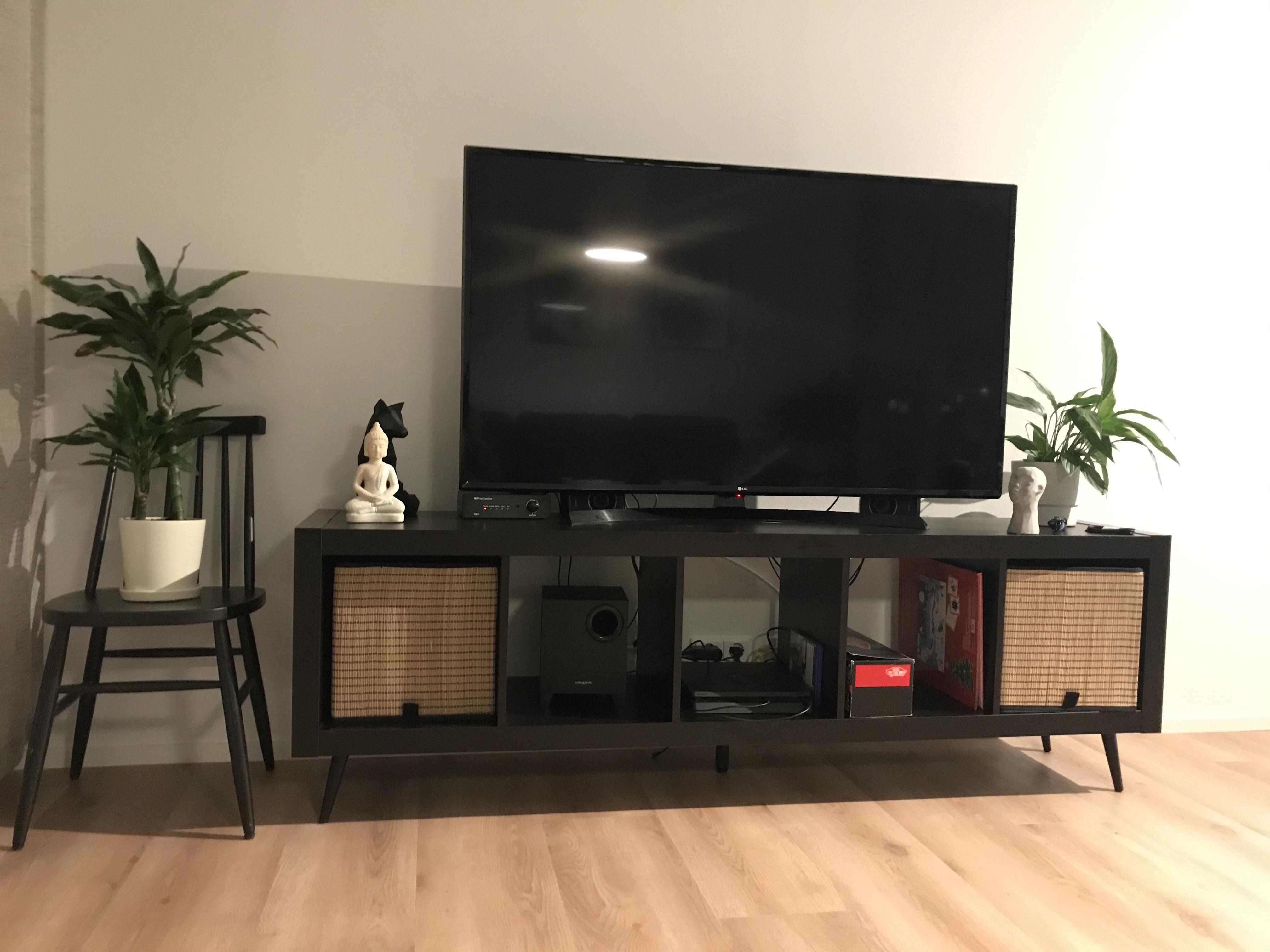 Expedit 5x1 media console | Scrolller