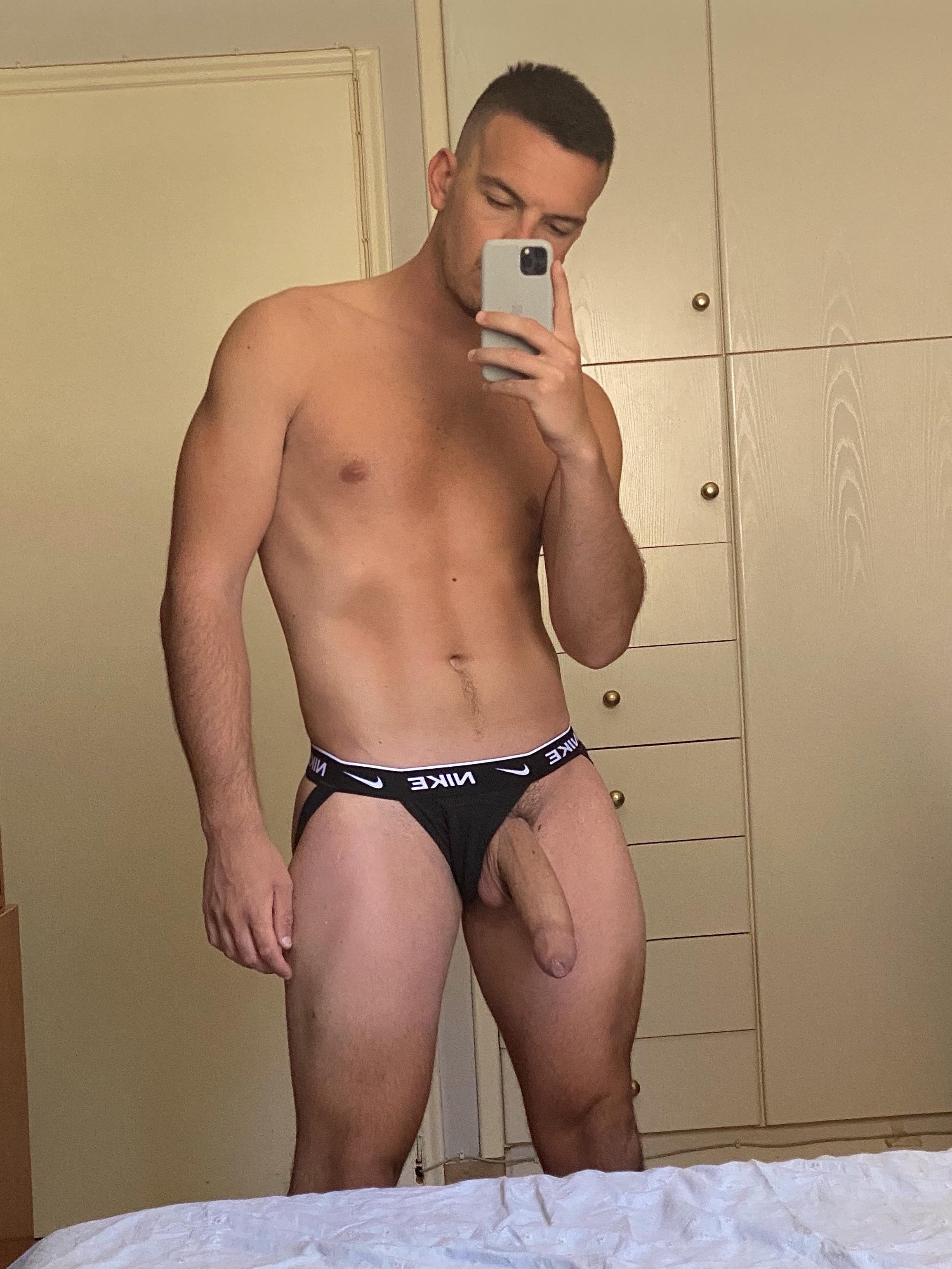 ey wanna chill bro ? | Scrolller