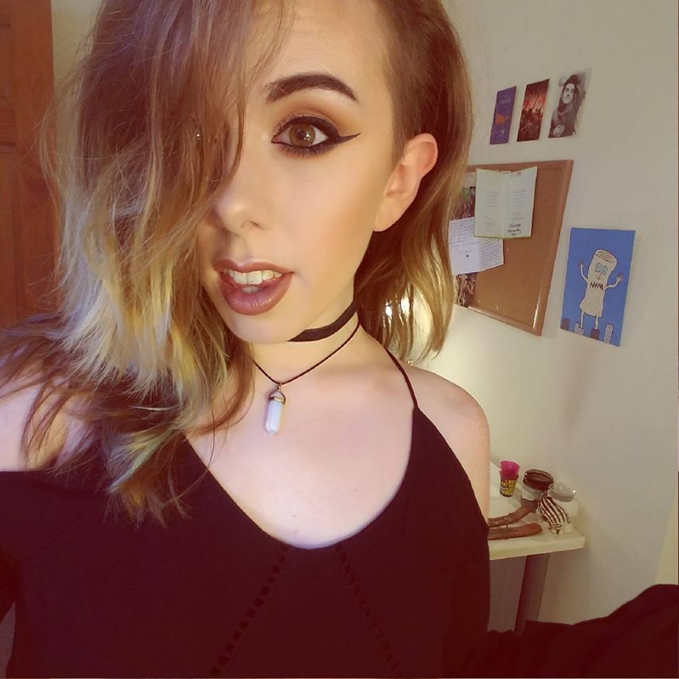 Eyeliner | Scrolller