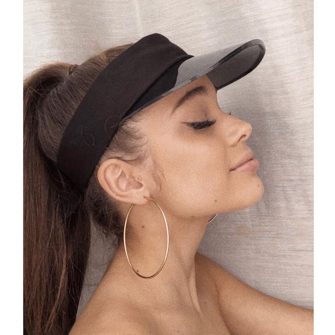 Eyes closed | Scrolller