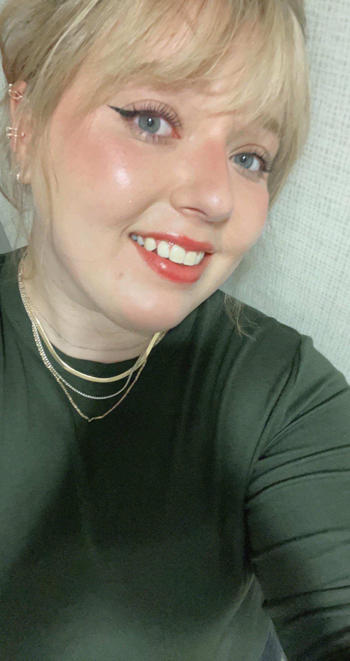 F/25 midweek finally 😂💖 | Scrolller