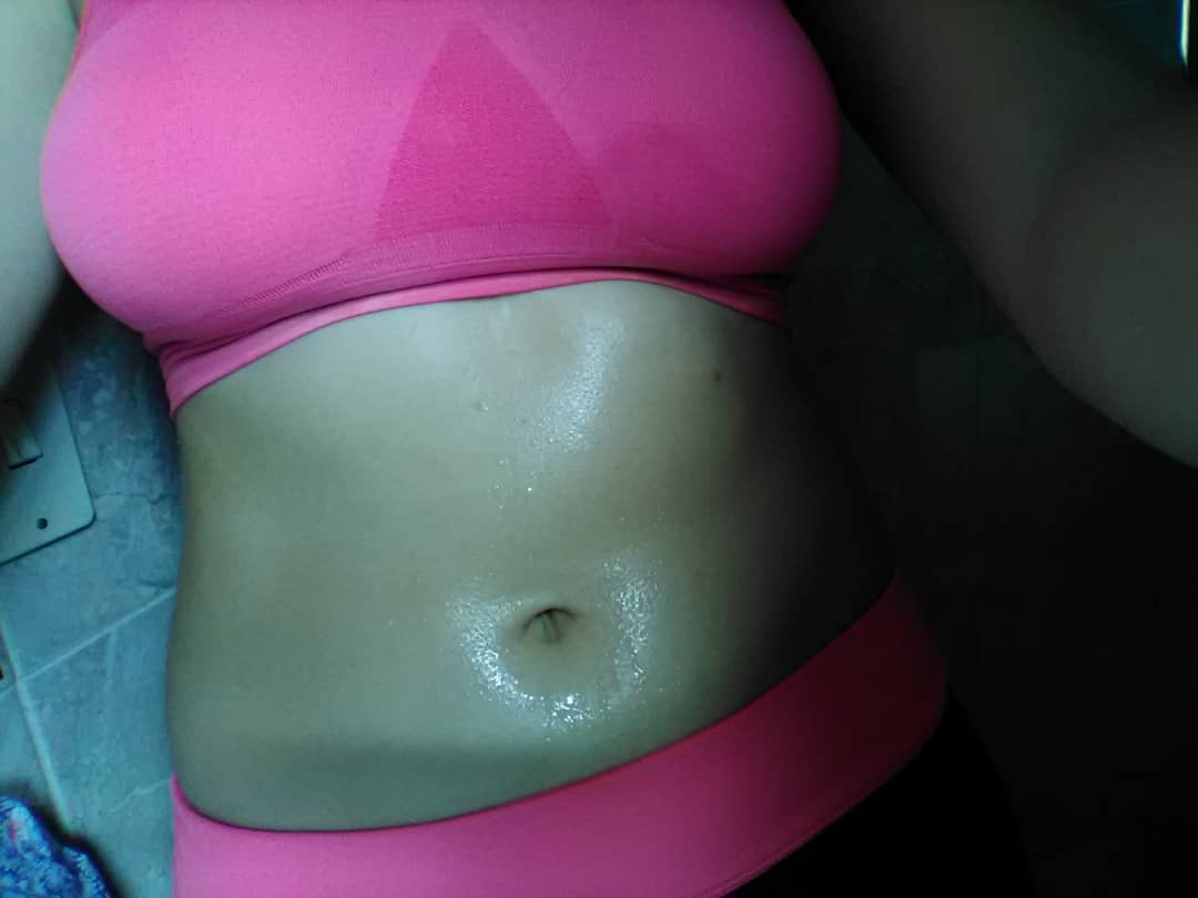 [F] Hi everyone! | Scrolller