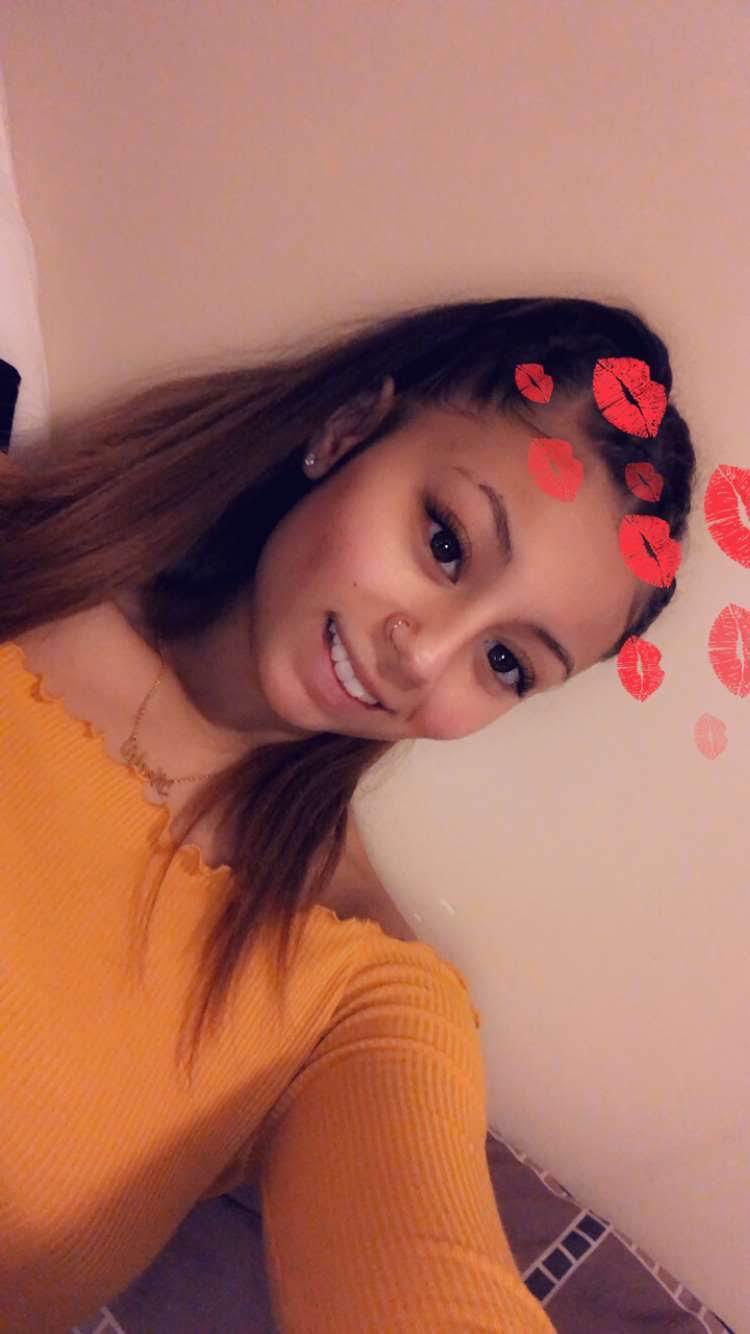 F18 no makeup, feeling happy today! | Scrolller