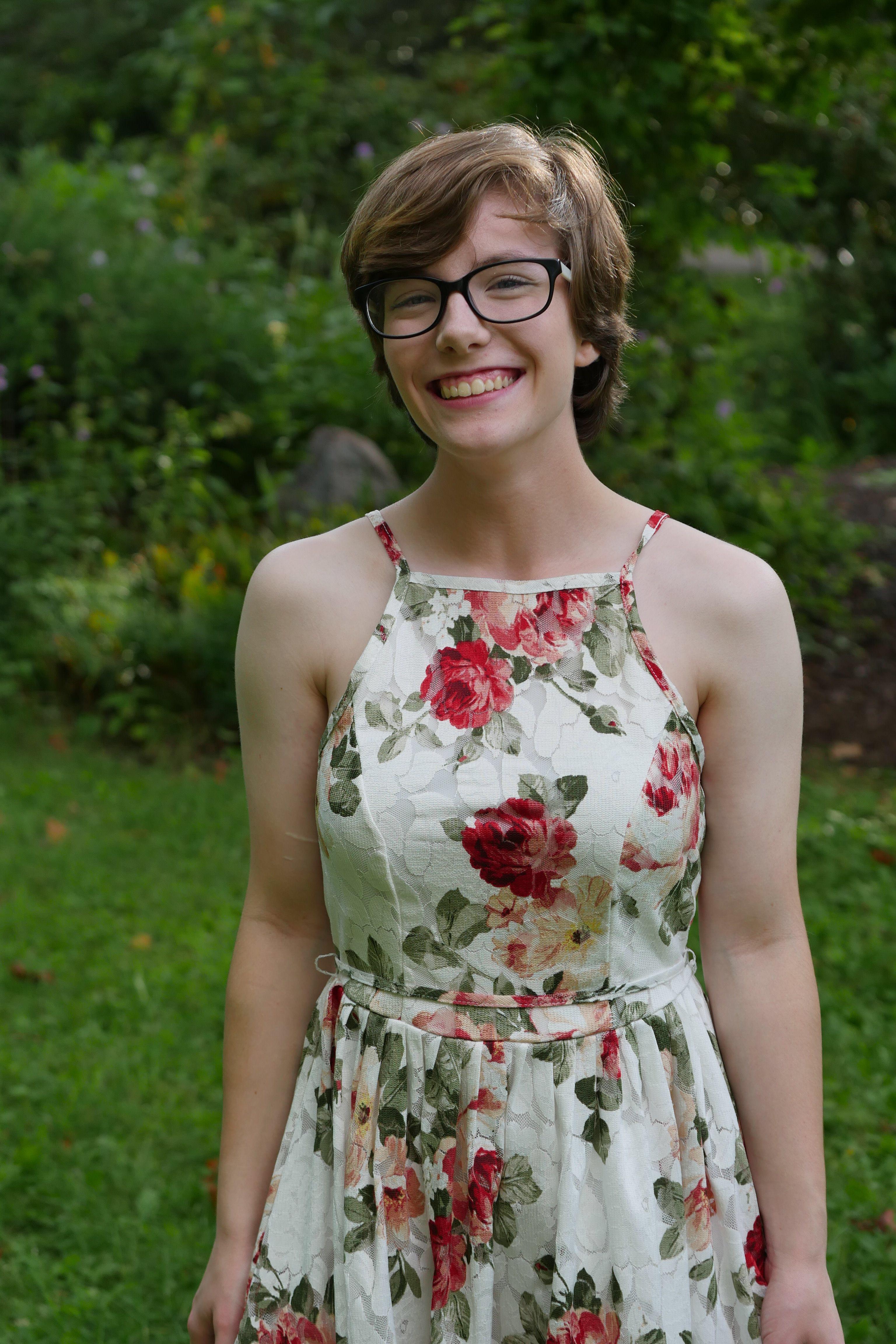 F19- First impression from my senior pictures? | Scrolller