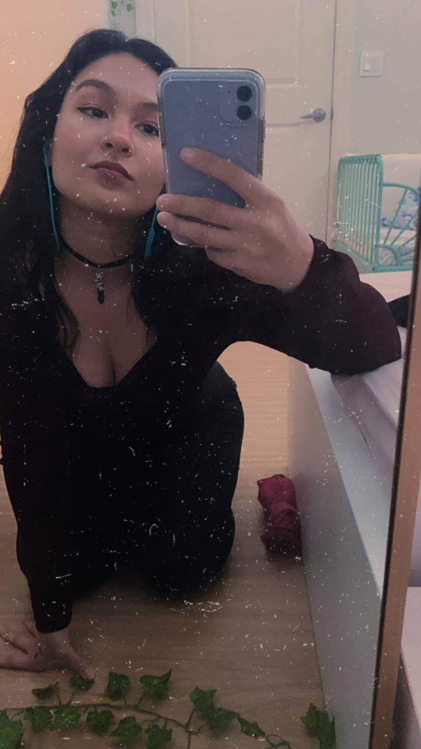 F23 💕 good evening guys 💕 | Scrolller