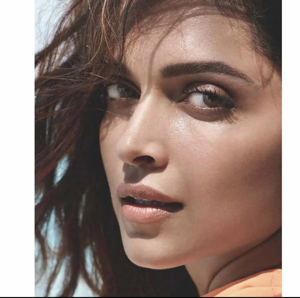 Face seduction by our goddess Deepika Padukone 💦😙 👊🏻 | Scrolller