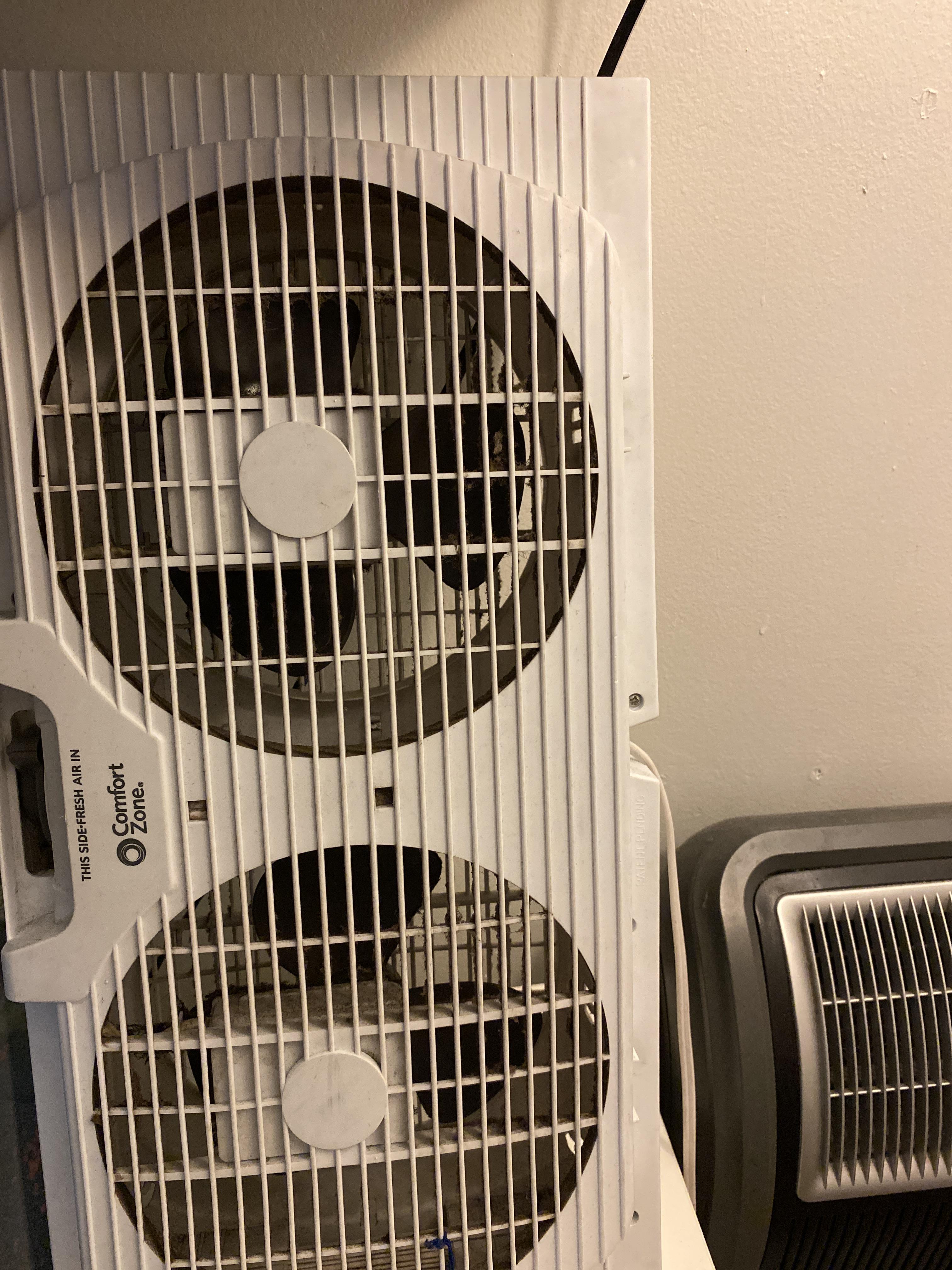 Fan next to a heater 🤪 | Scrolller