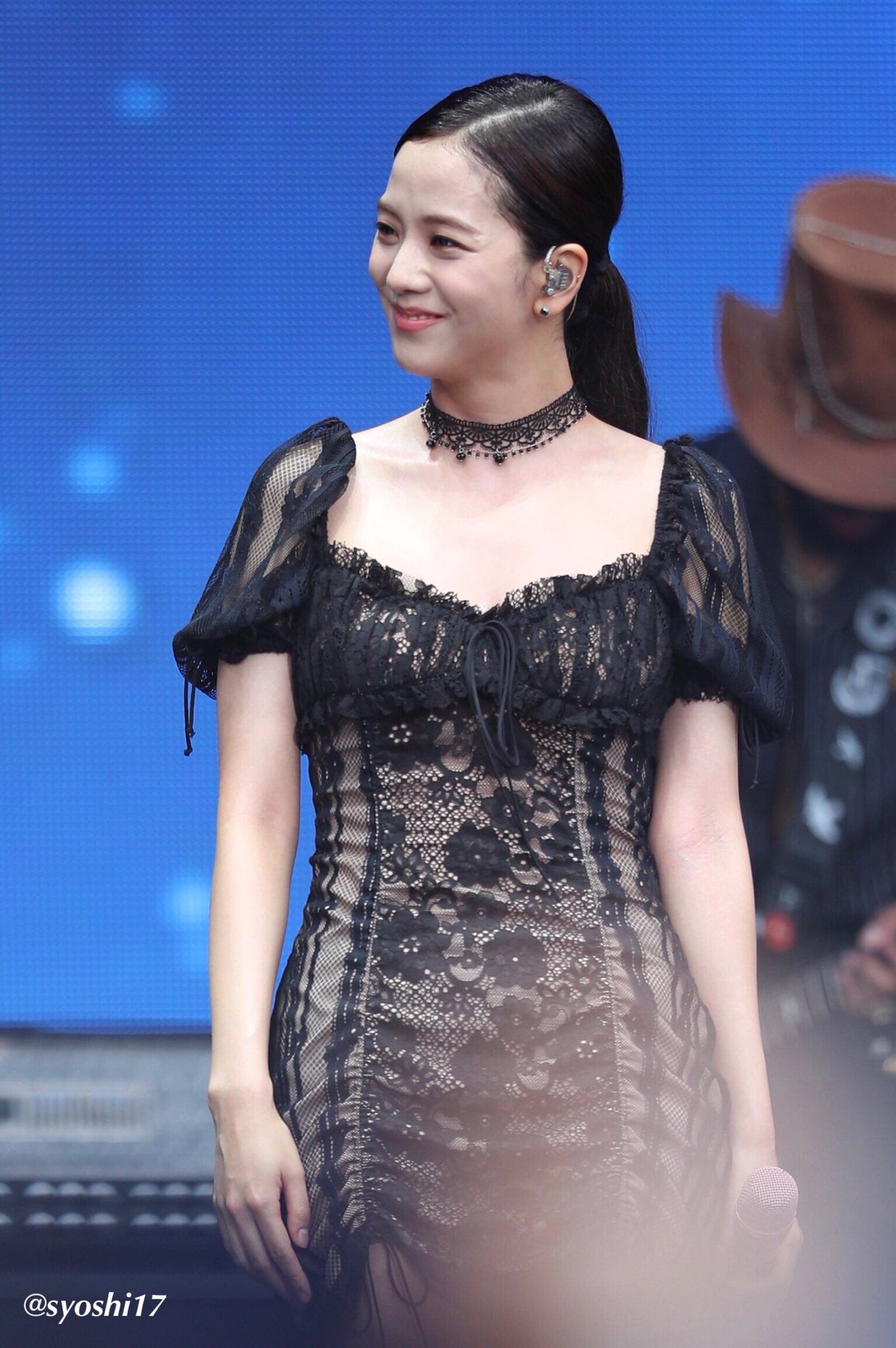 Fancy Jisoo | Scrolller